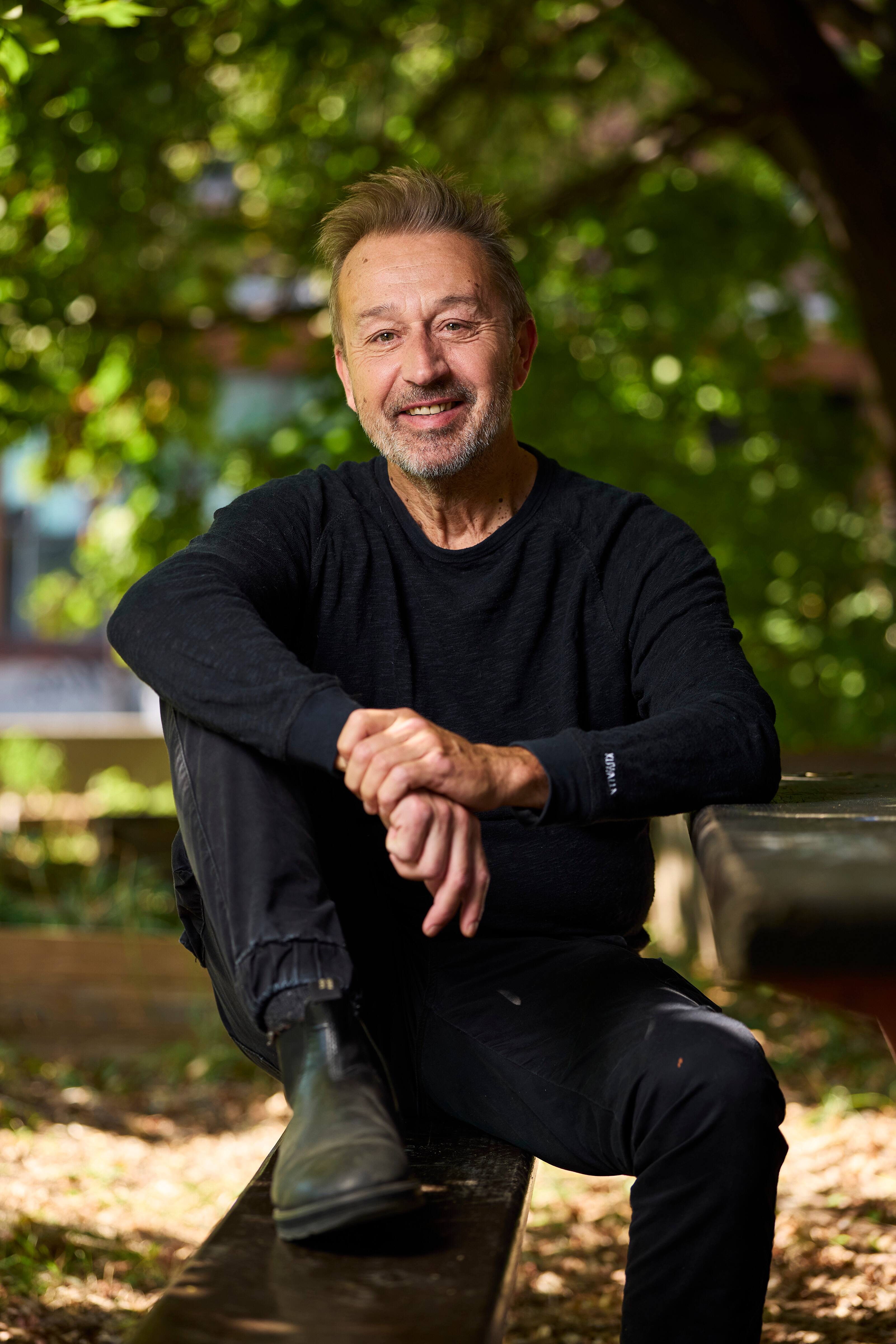 À 33 ans, Richard Robitaille abandonnait tout pour devenir comédien | 7 Jours