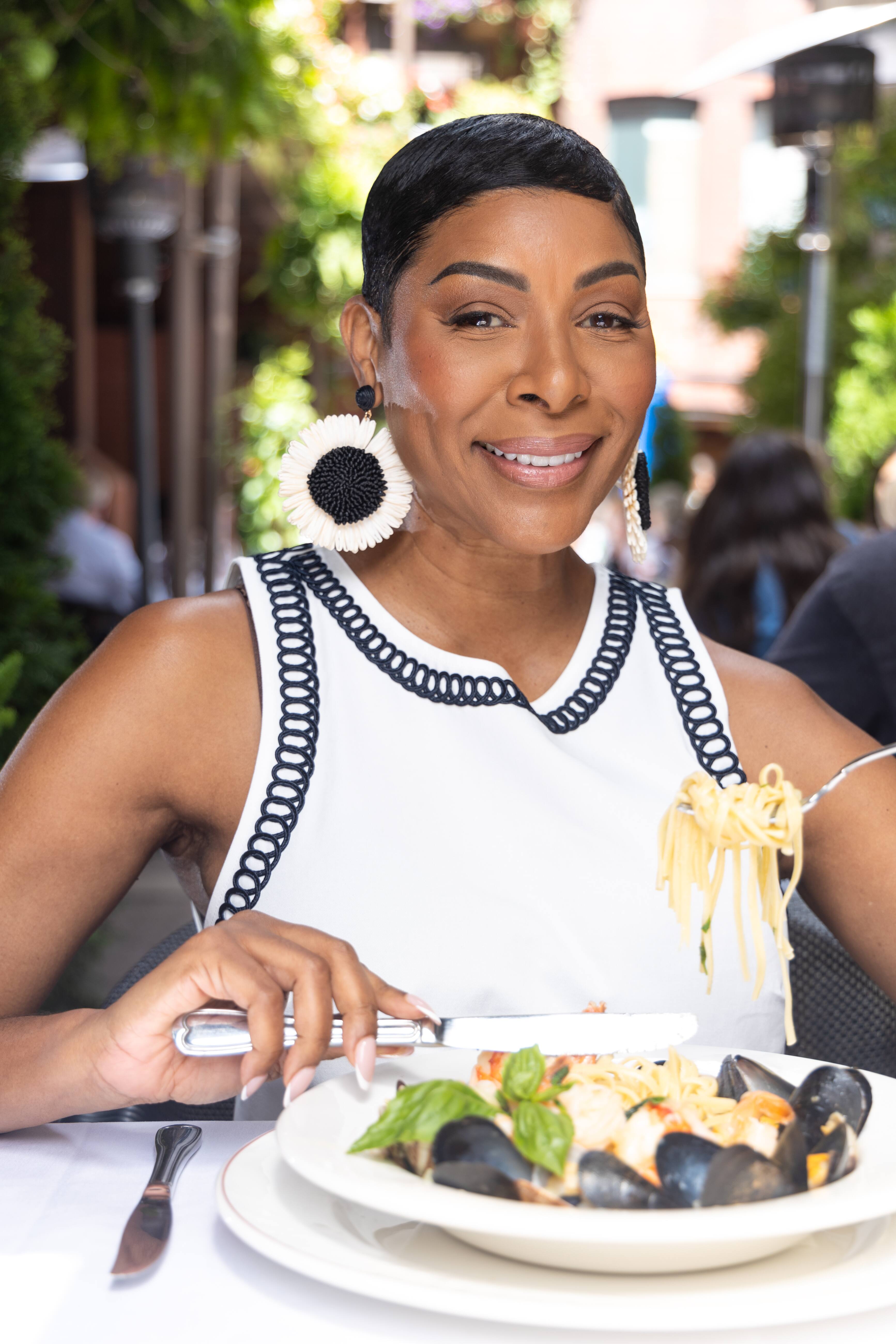 Varda Étienne: Découvrez la tradition familiale qu'elle poursuit avec ...
