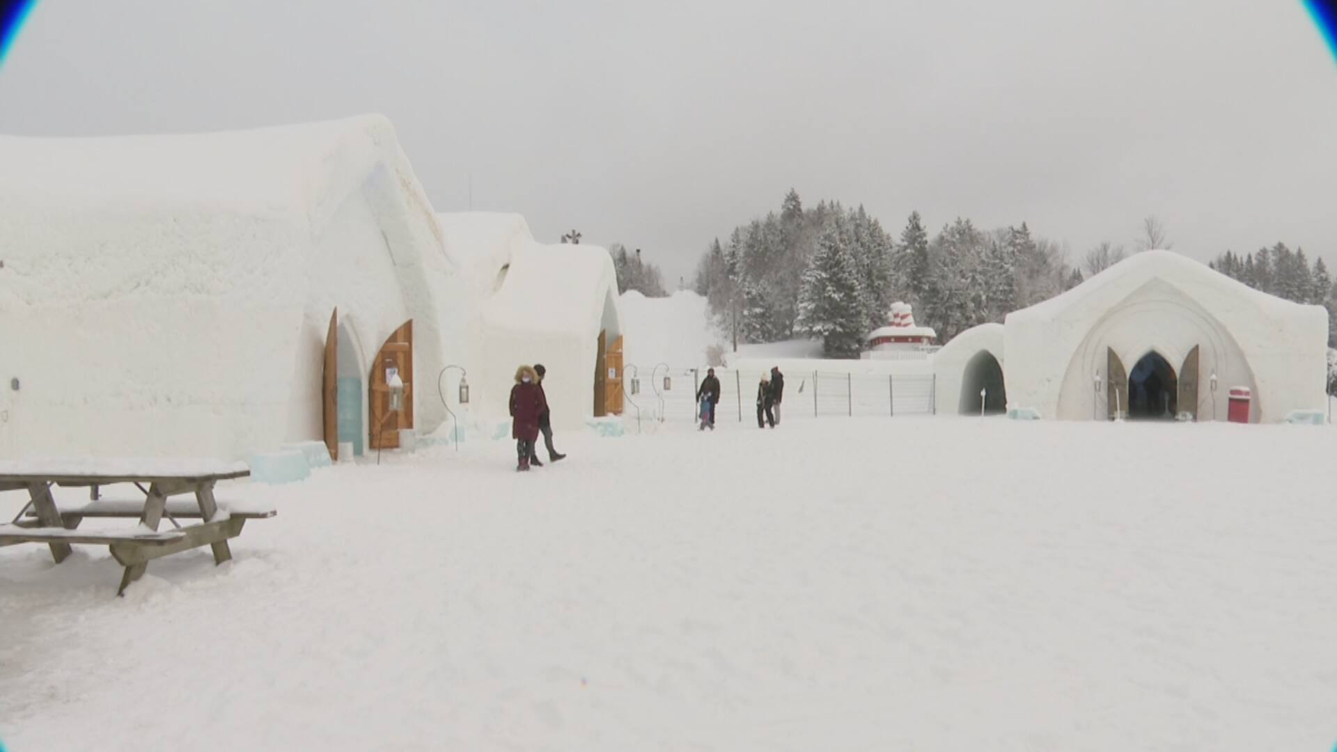 L'Hôtel de glace ouvre ses portes | Le Journal de Québec