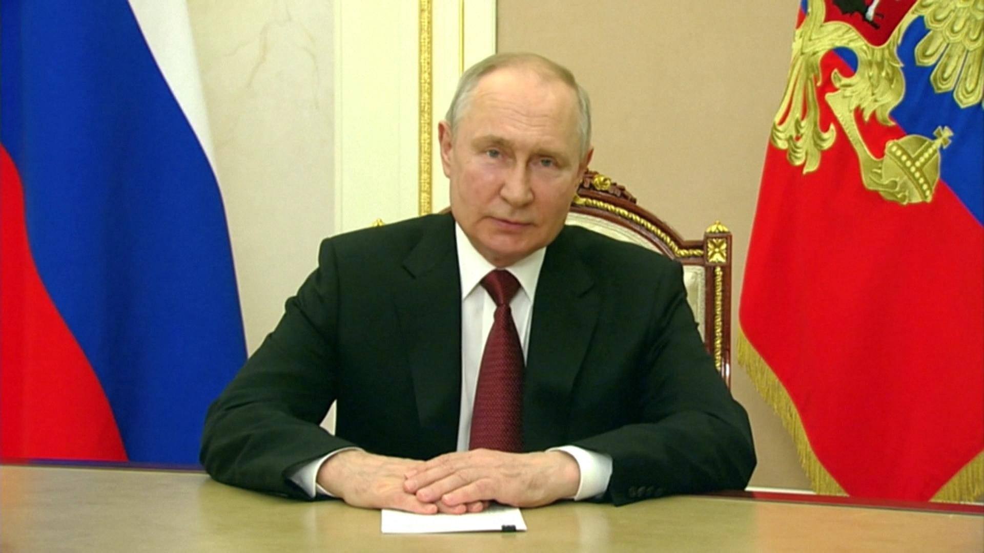 Première apparition de Poutine depuis la fin de la rébellion, dans une ...