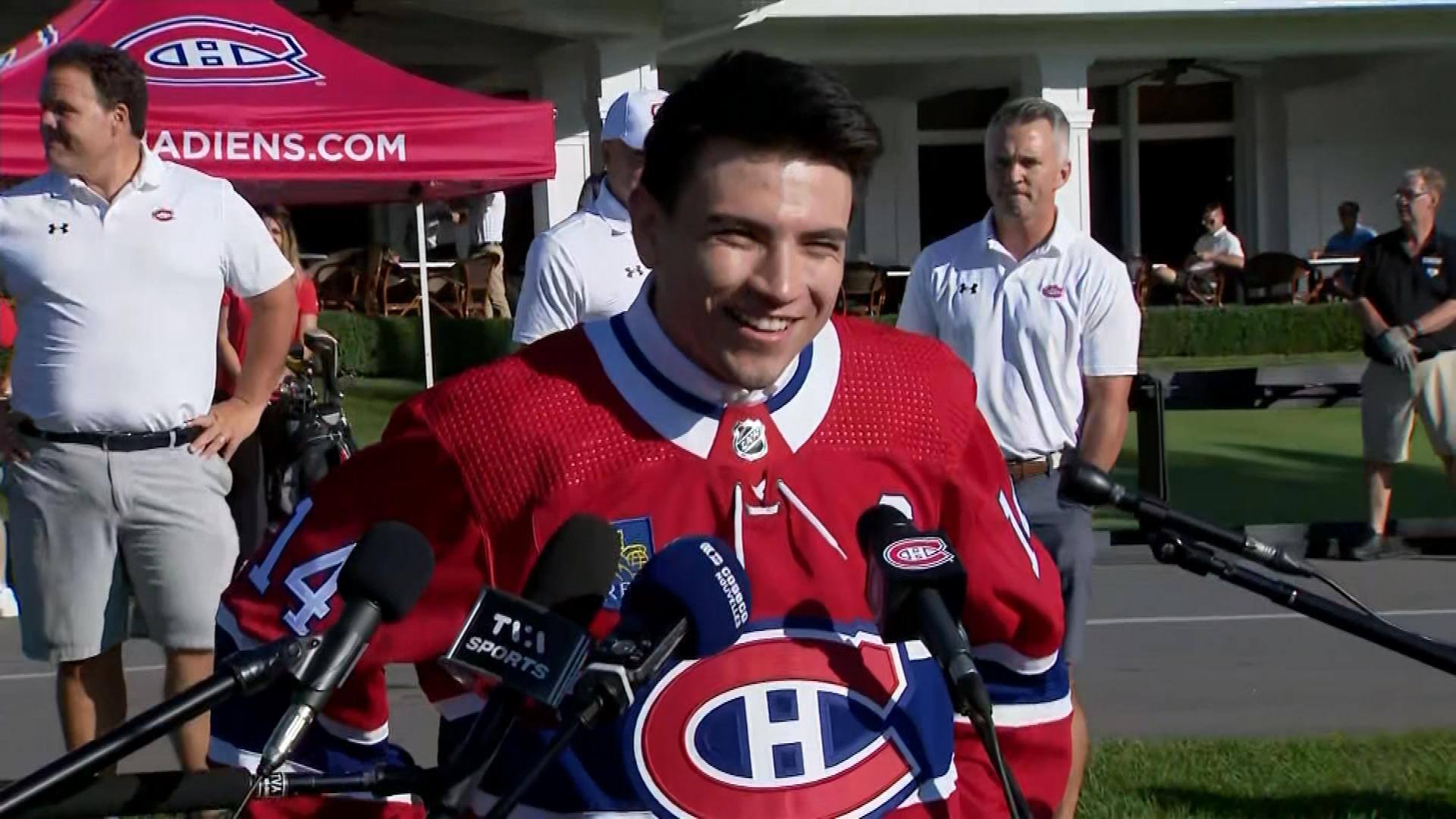 Nick Suzuki devient le nouveau capitaine des Canadiens de Montréal ...