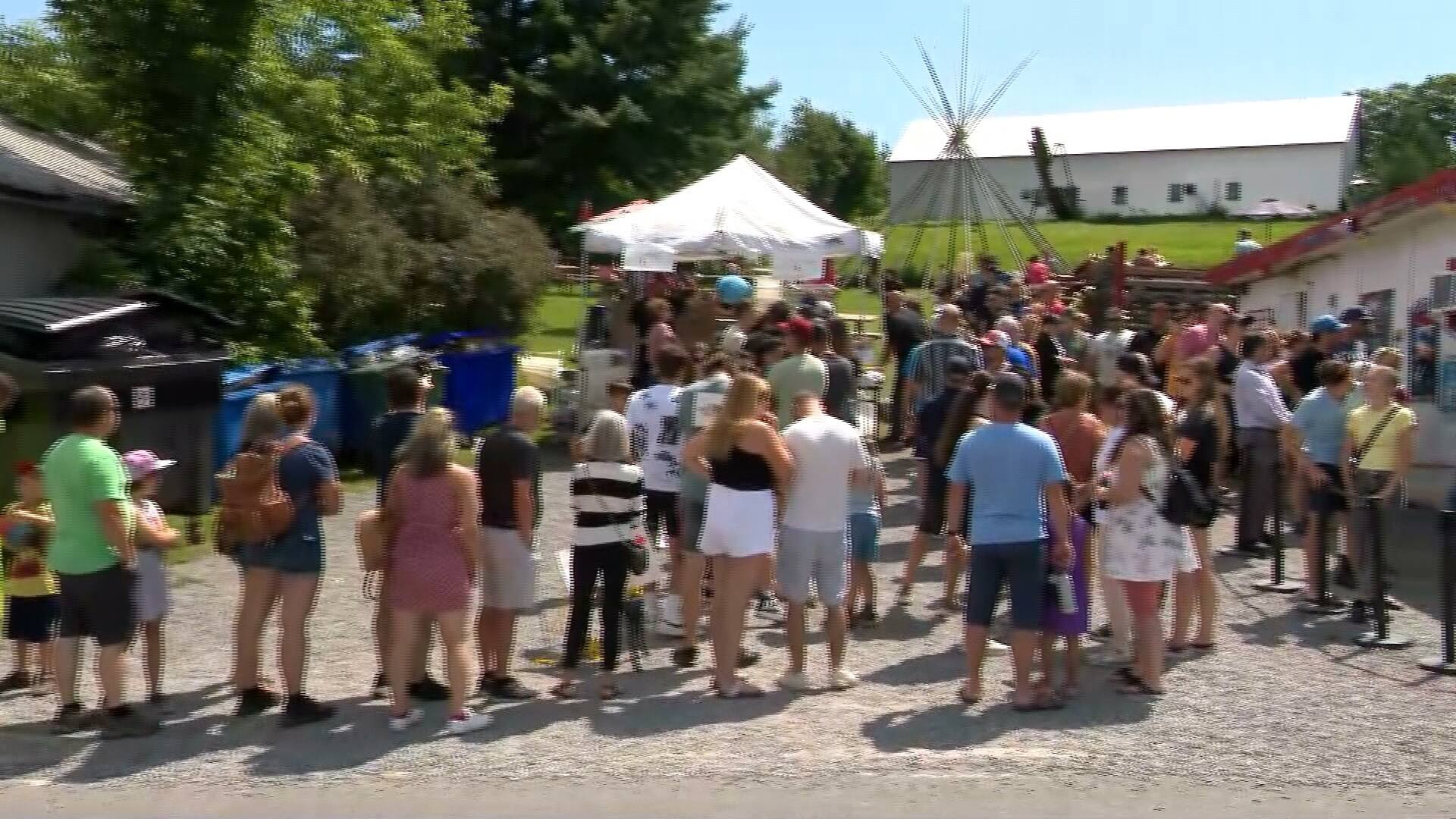 «On n’a jamais vécu ça!»: la meilleure poutine du Québec Chez Mag à l ...