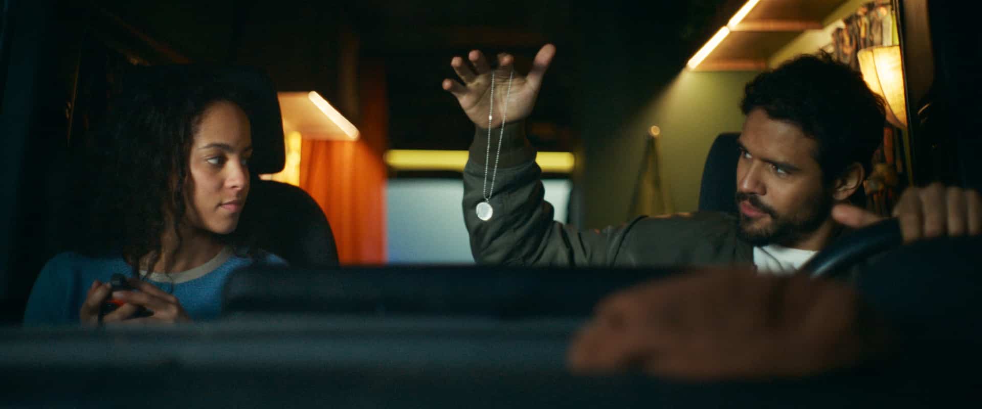 Critique du film «Passenger»: un voyage vers l’horreur sur une route ...