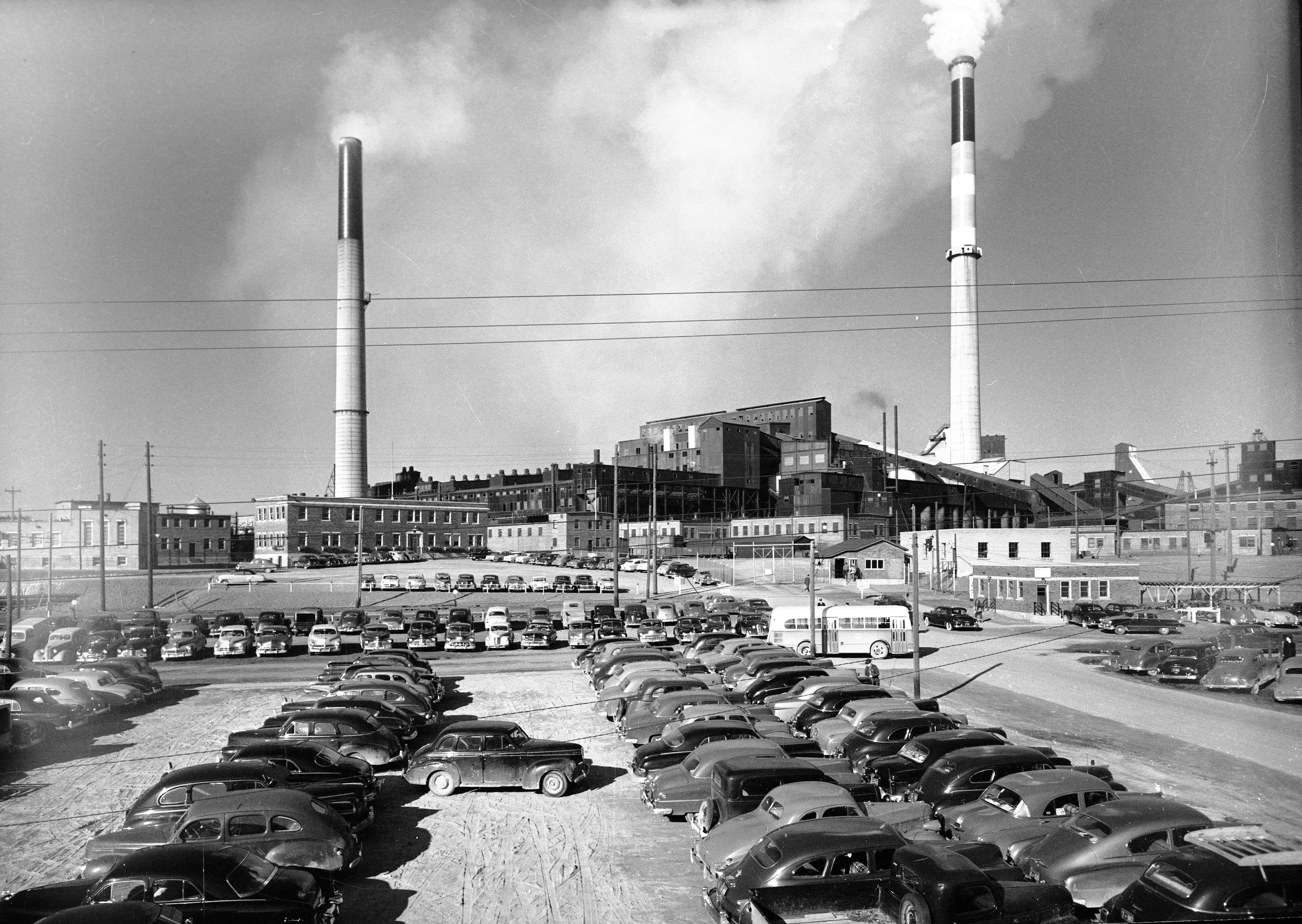 [PHOTOS] Voici 10 usines qui ont forgé le Québec industriel que nous ...