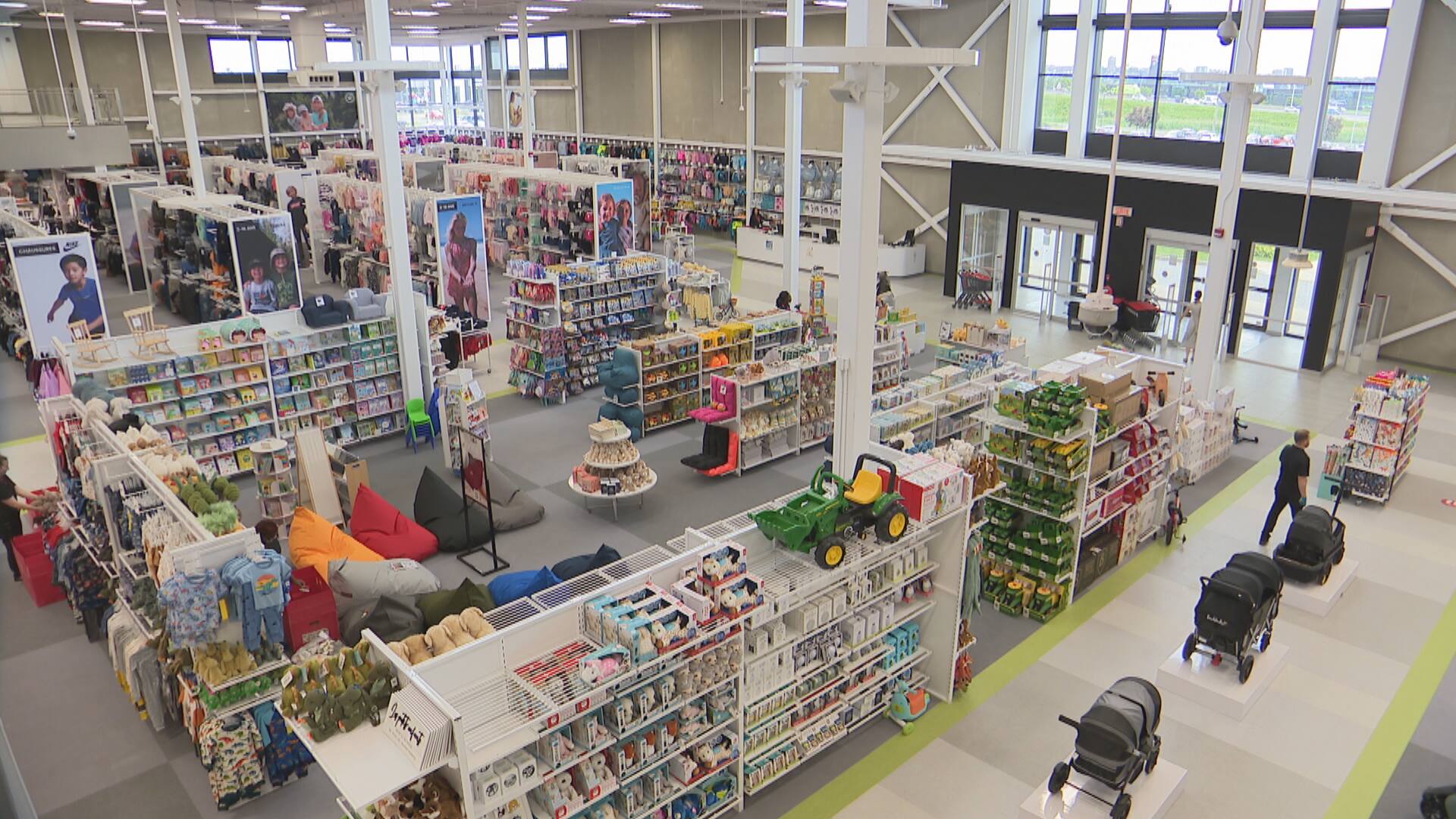 Ouverture d’une immense boutique Clément à Québec | TVA Nouvelles