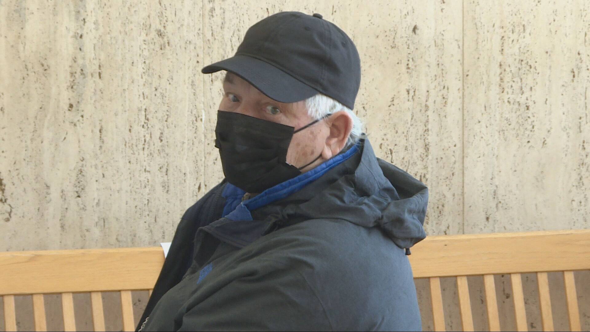 Agressions sexuelles sur 8 mineurs: une peine de 10 ans réclamée pour ...