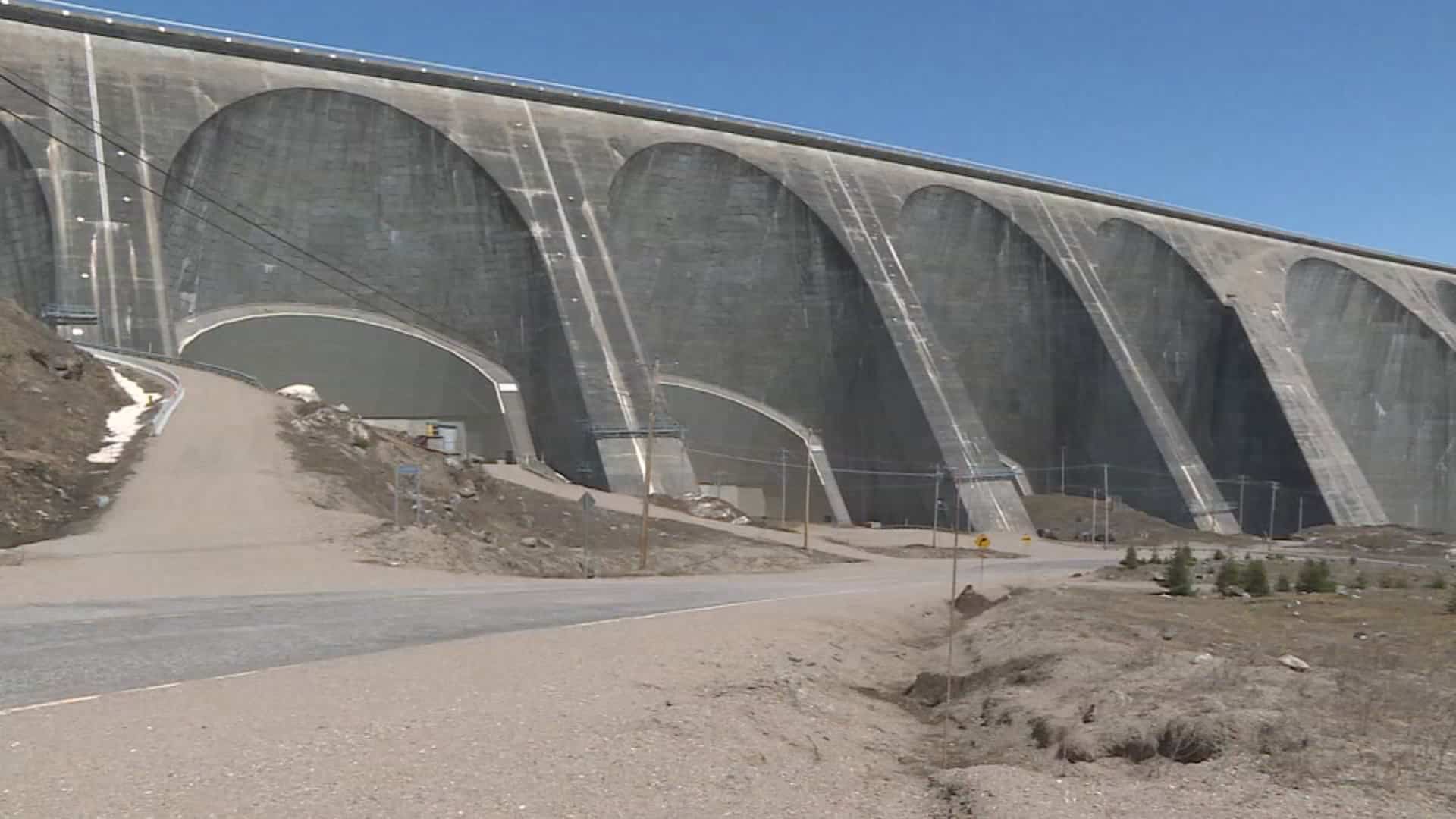 Le barrage Daniel-Johnson, un barrage qui «vieillit bien» | TVA Nouvelles