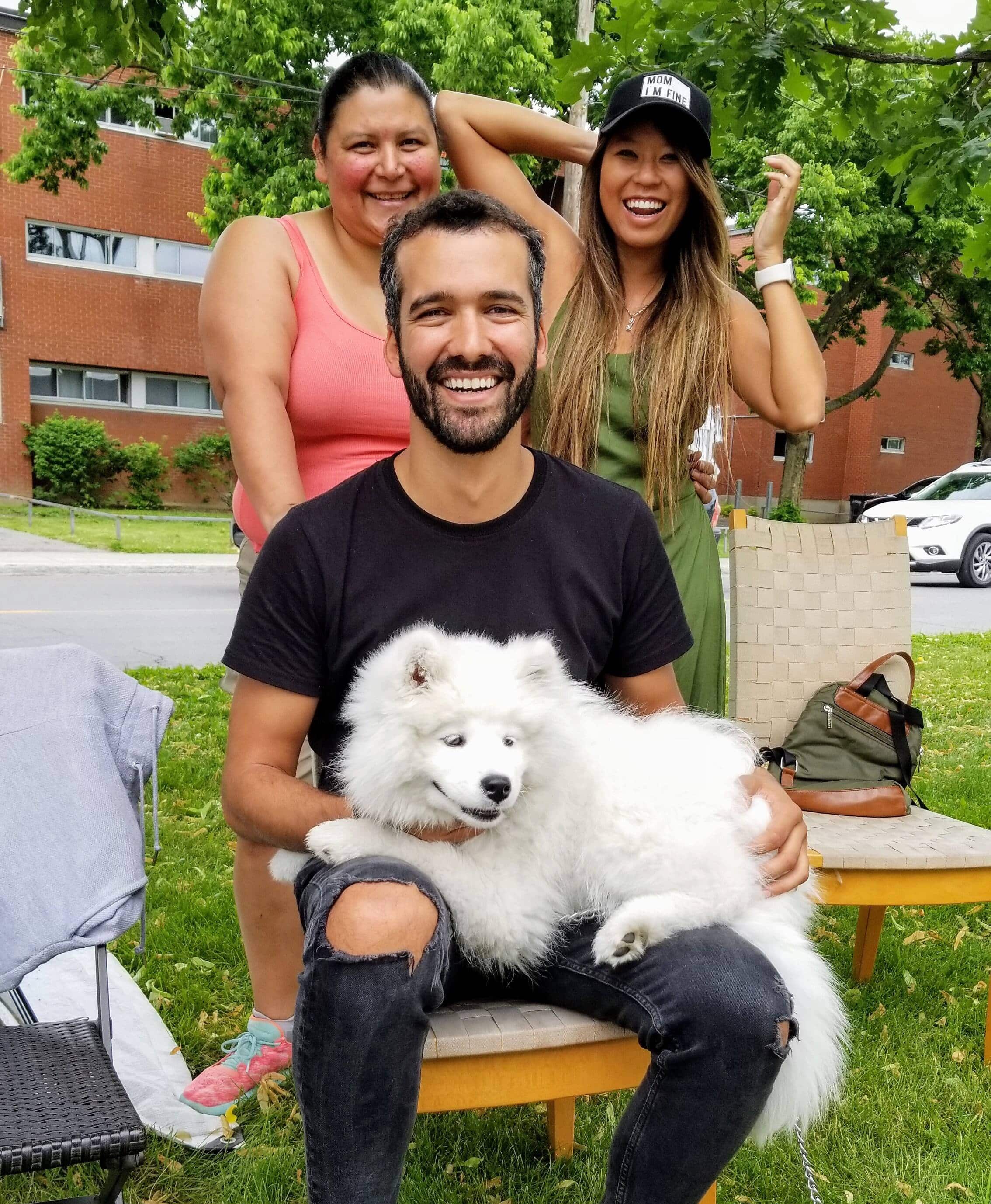 Ce Belge est venu jusqu’à Montréal pour camper devant les bureaux de ...