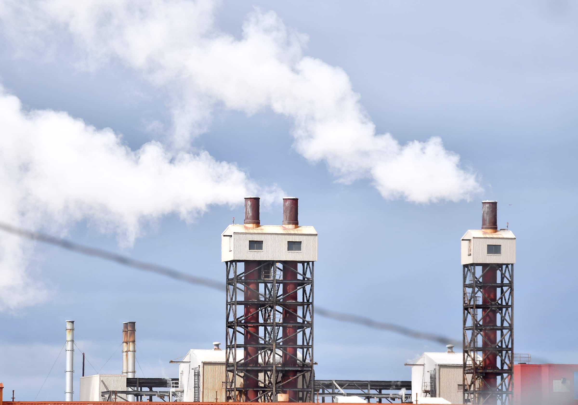 Rejets de polluants: l’aluminerie Arvida de Rio Tinto visée par une ...
