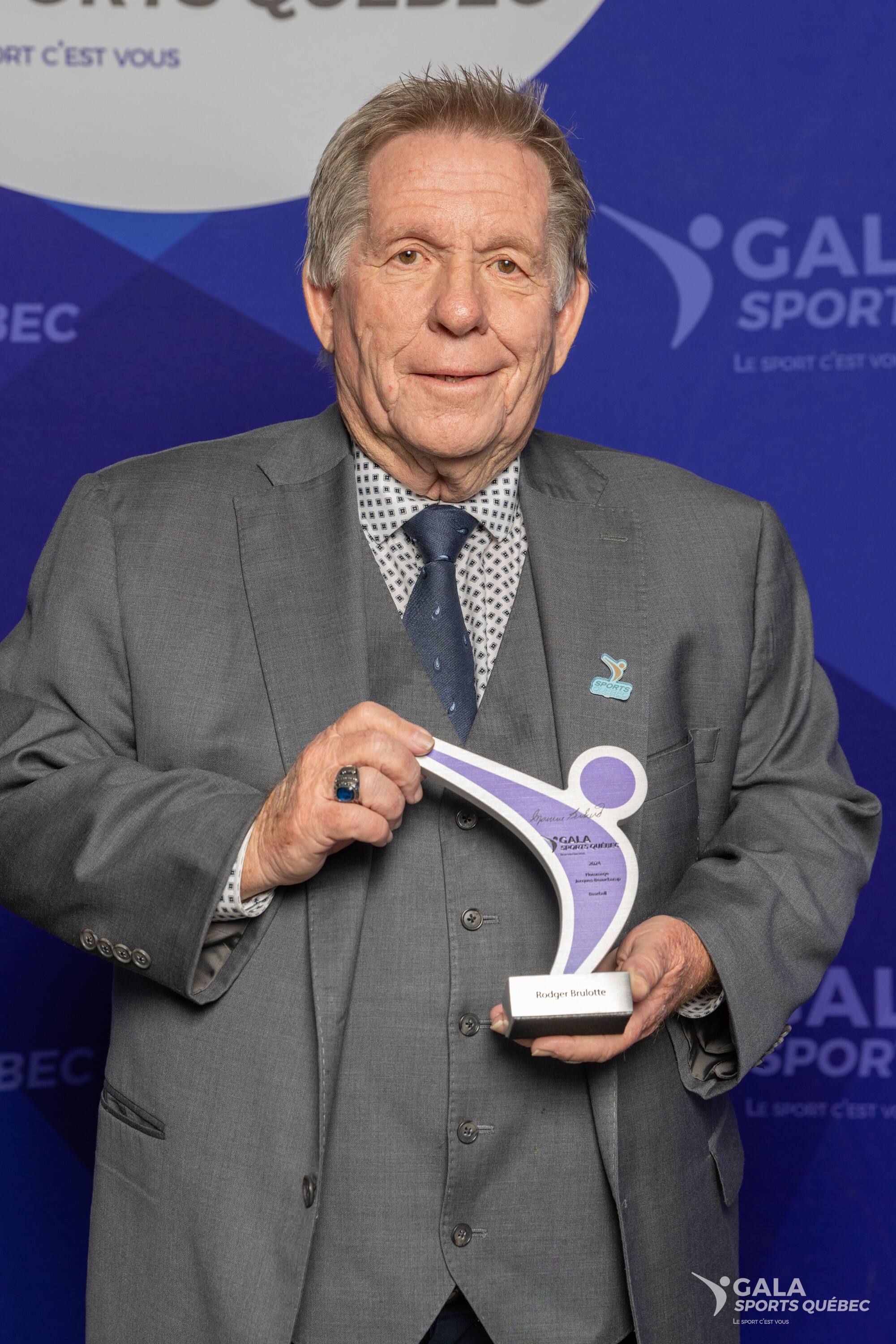Rodger Brulotte honoré à titre de bâtisseur - TVA Sports