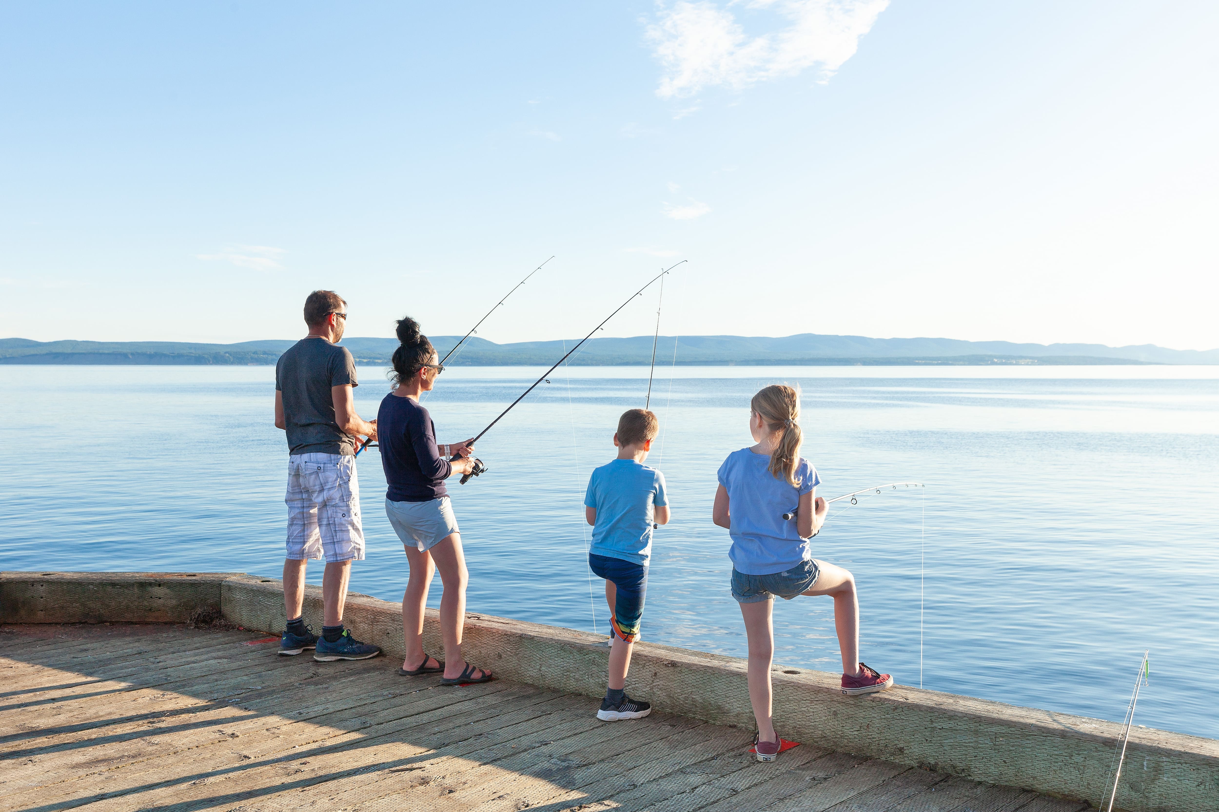 Pêcher en Gaspésie depuis les quais et les plages | JDM