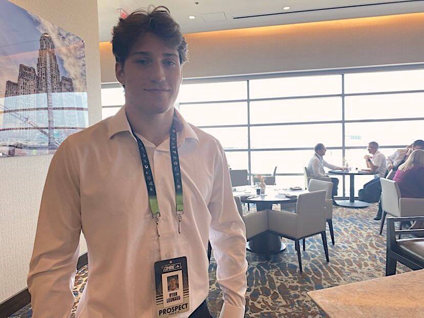 Repêchage LNH: Ryan Leonard, l’espoir que Kent Hughes compare aux ...