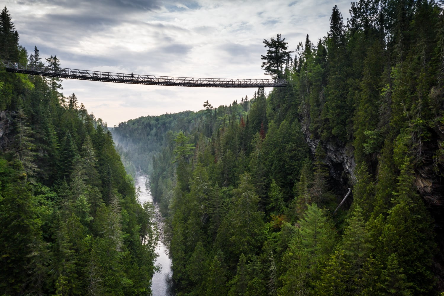 5 ponts suspendus que vous ne serez peut-être pas «game» de traverser ...