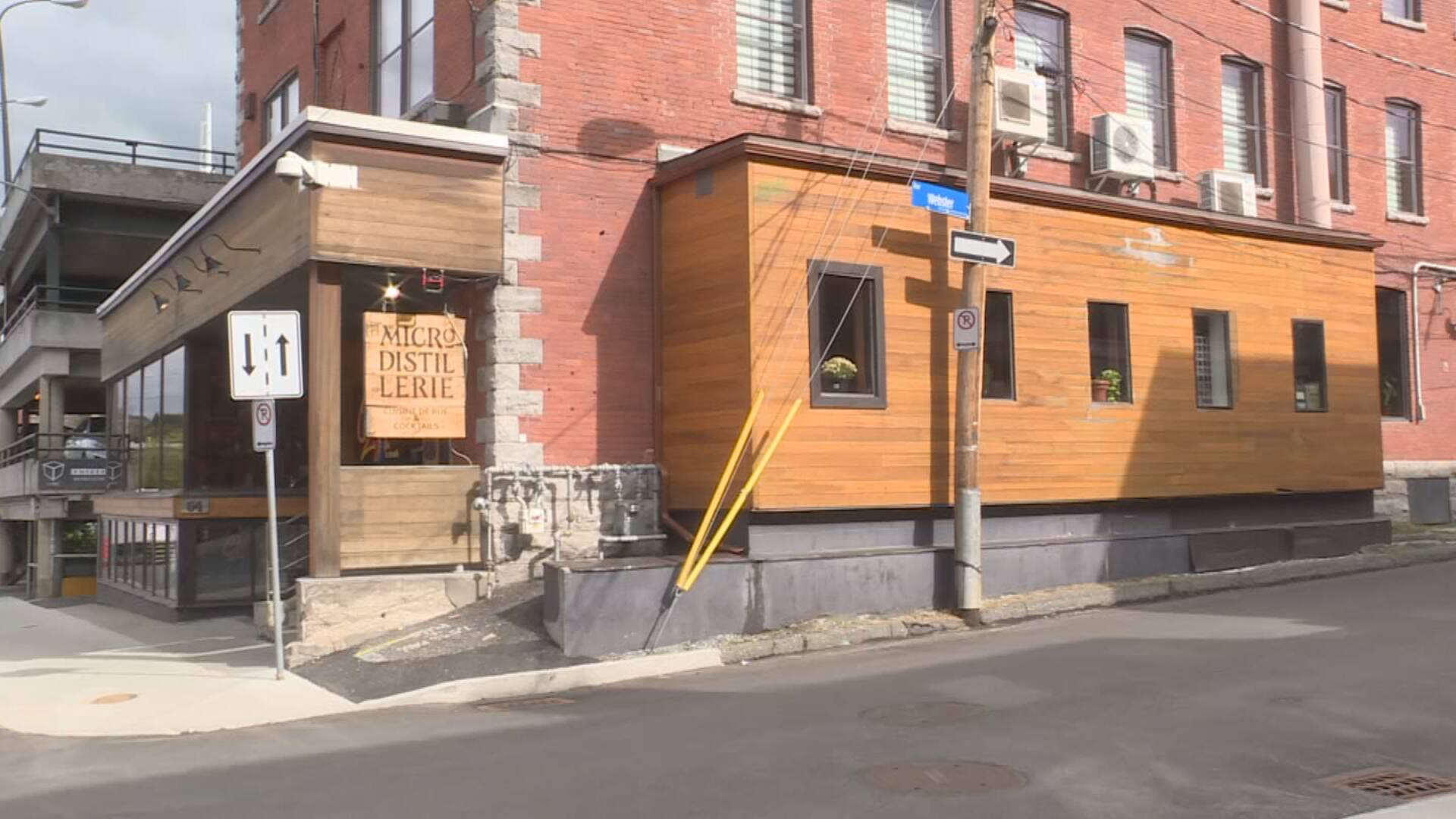 Éclosion de COVID-19 dans un bar de Sherbrooke | TVA Nouvelles