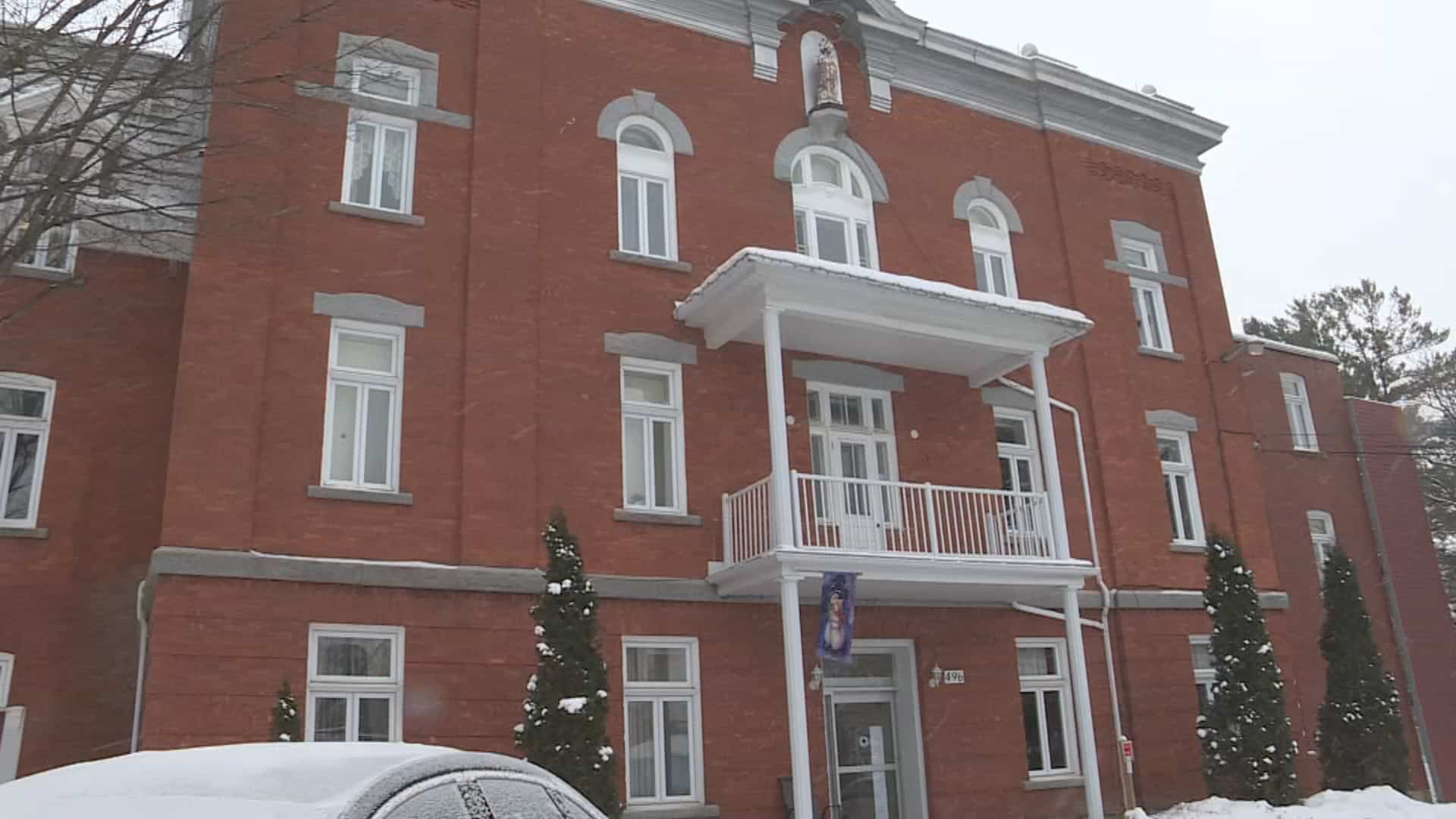 Les employés du Manoir Stanstead se reconfinent avec les résidents | JDM