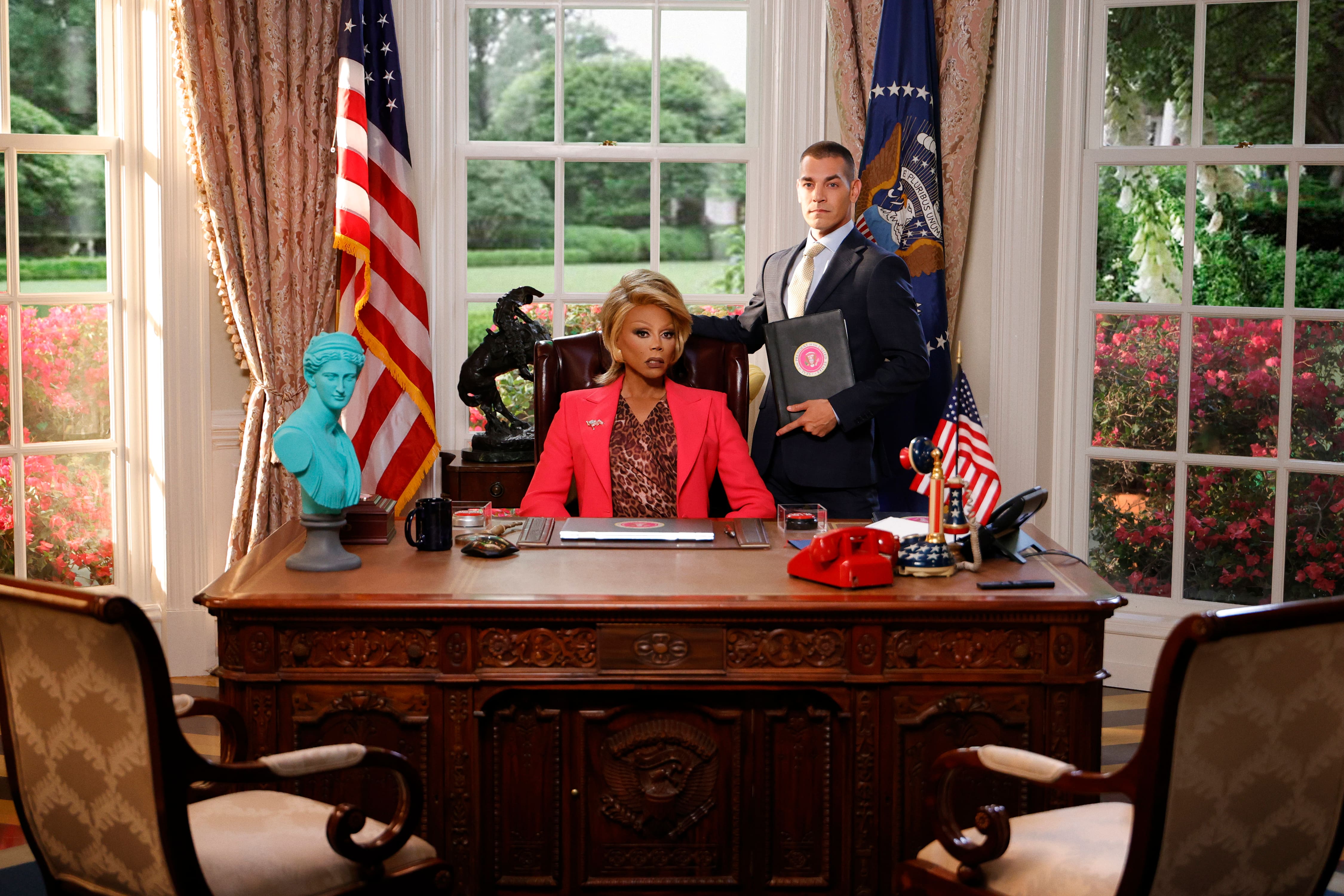Critique du film «Stop! That! Train!»: RuPaul et ses reines aux ...