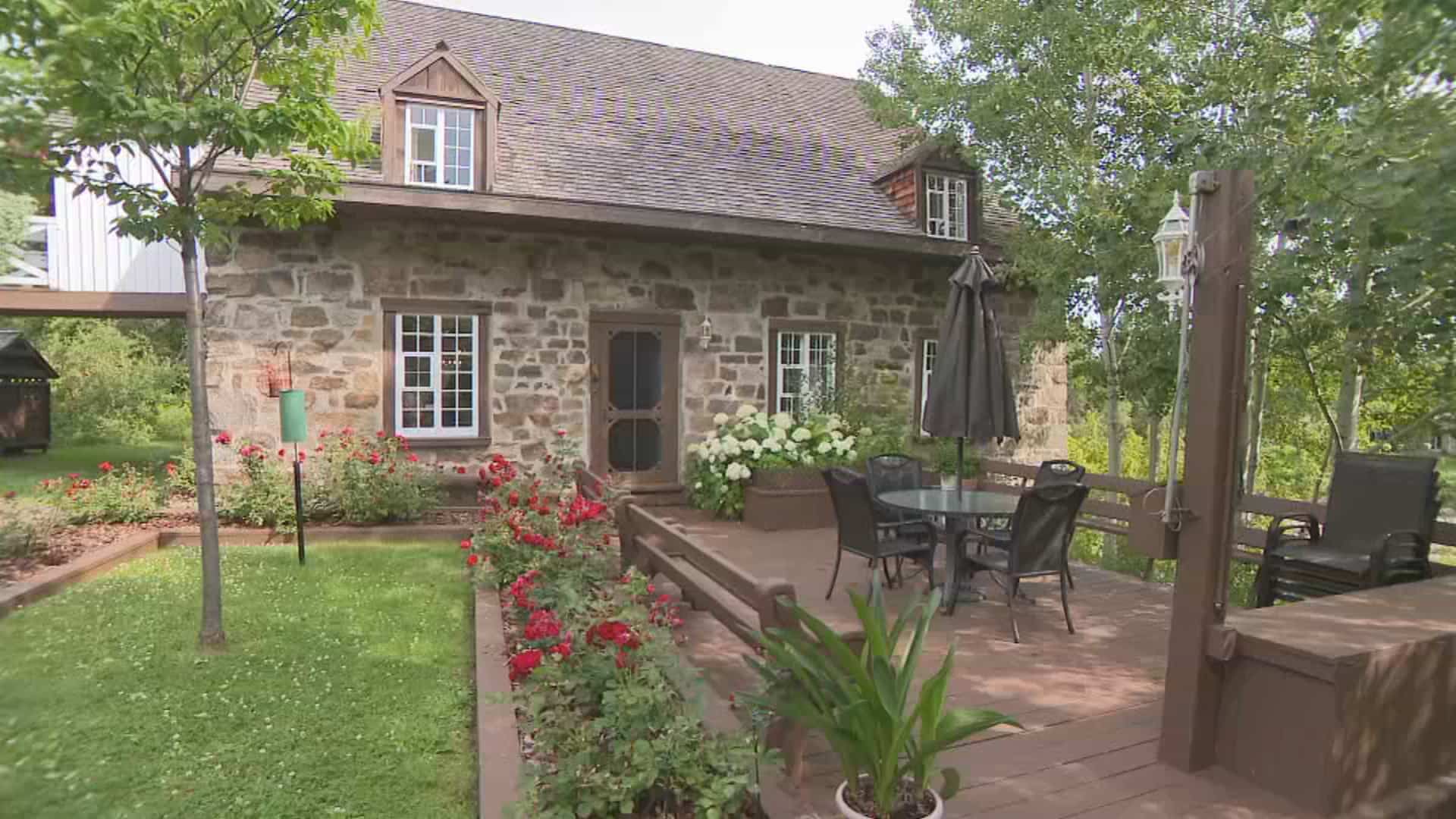 EN IMAGES | Un ancien moulin transformé en maison de 900 000 $ | TVA ...