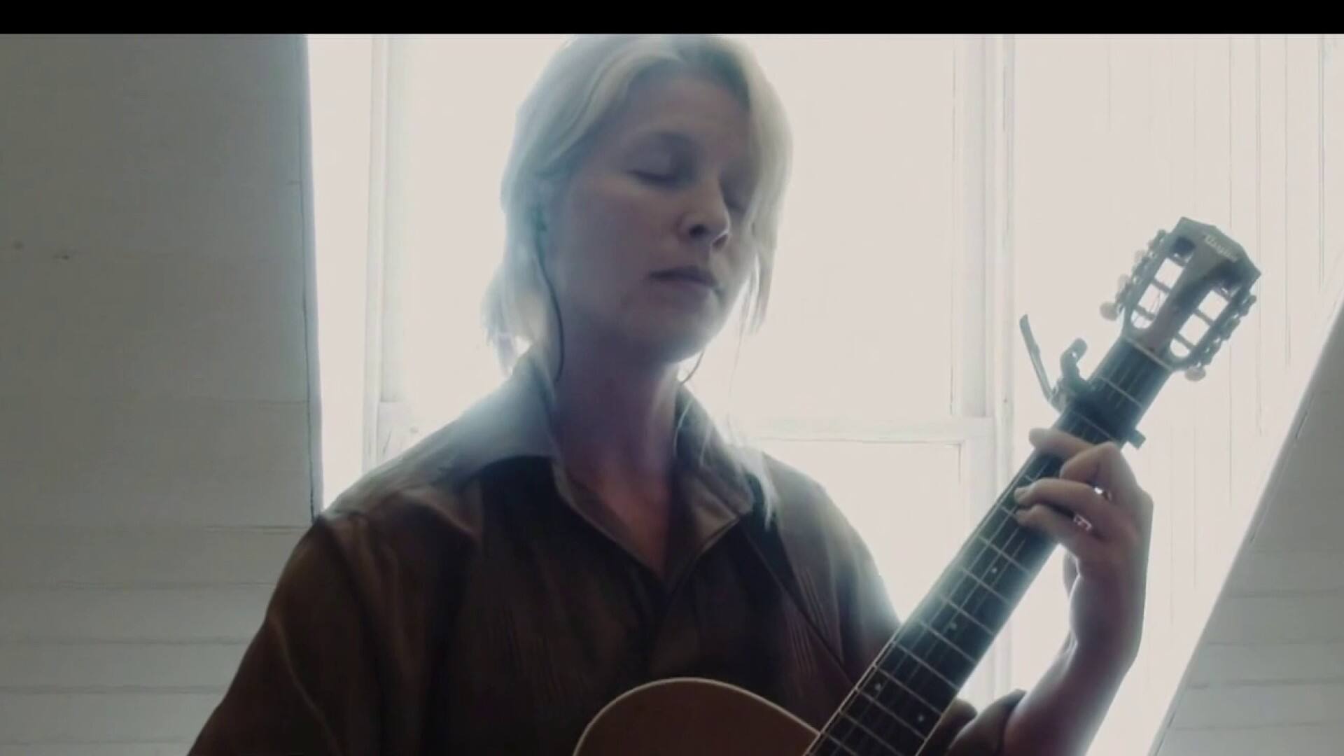 Artiste du mois: Shaina Hayes | Salut Bonjour