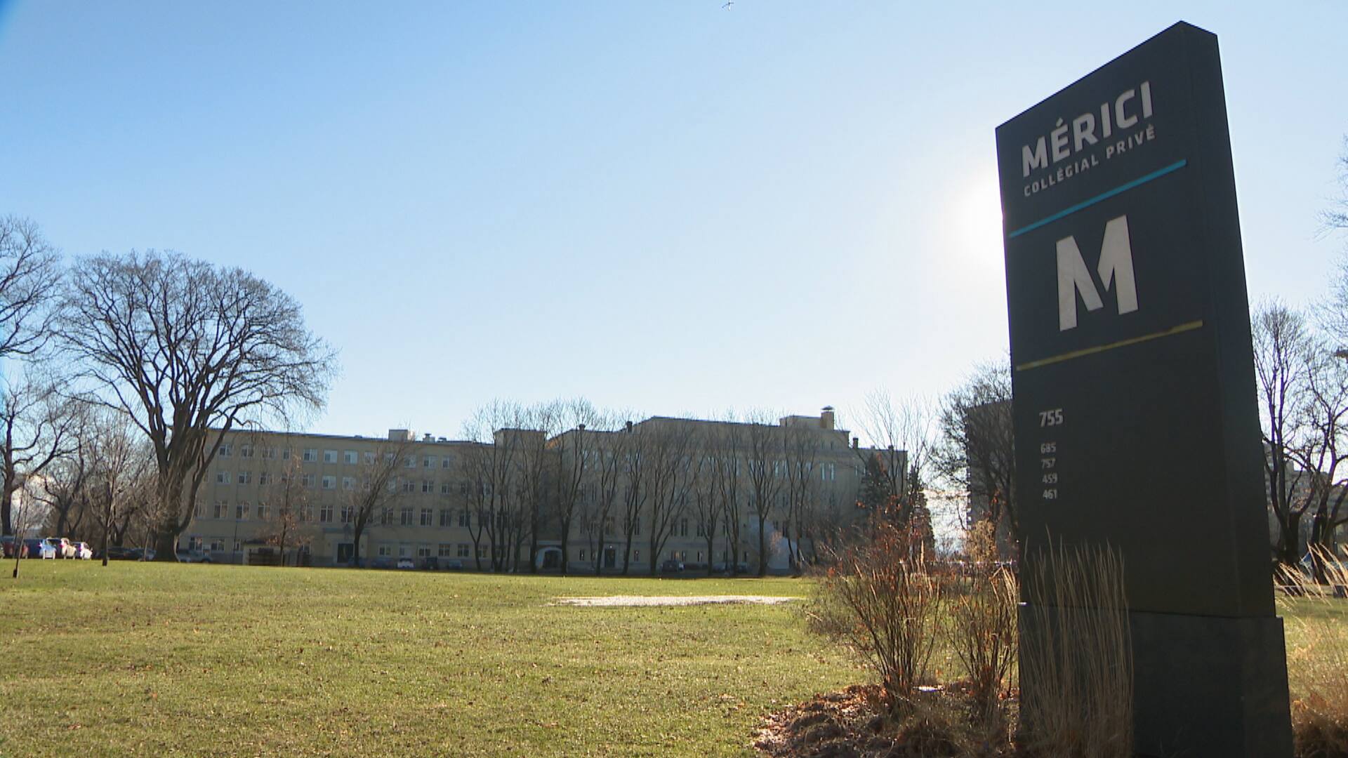 Football collégial: une activité de recrutement pour les Panthères de ...