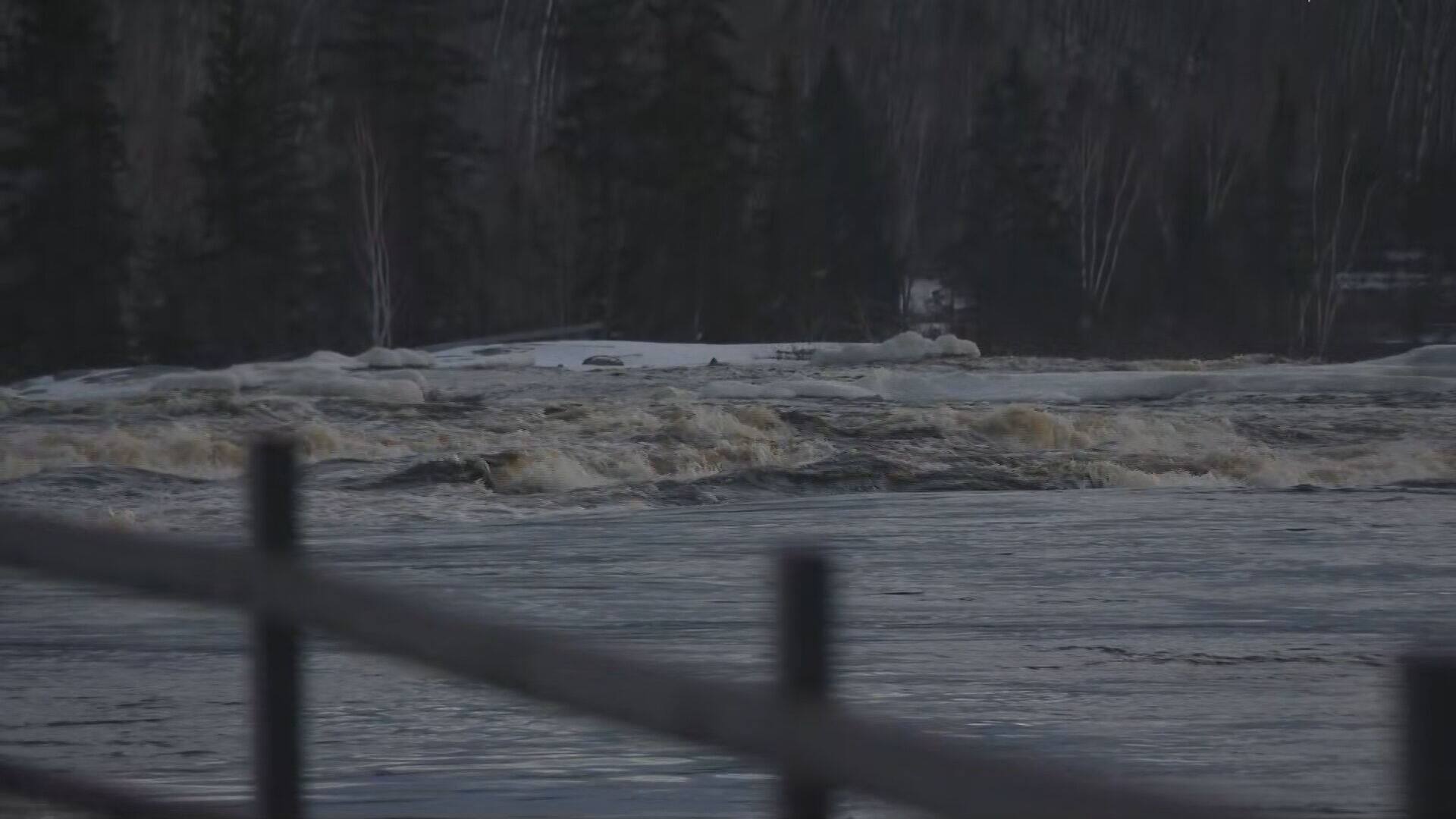 Fillette tombée dans une rivière à Dolbeau-Mistassini: la SQ entame une ...