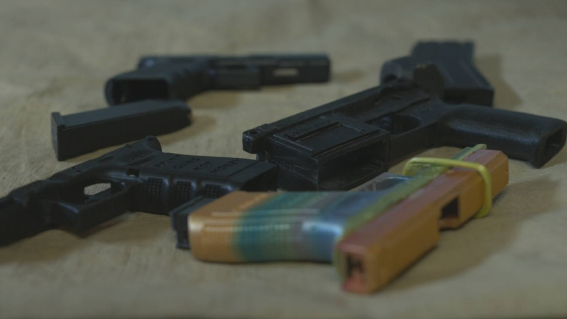 De «fausses armes» utilisées pour de vrais crimes | TVA Nouvelles