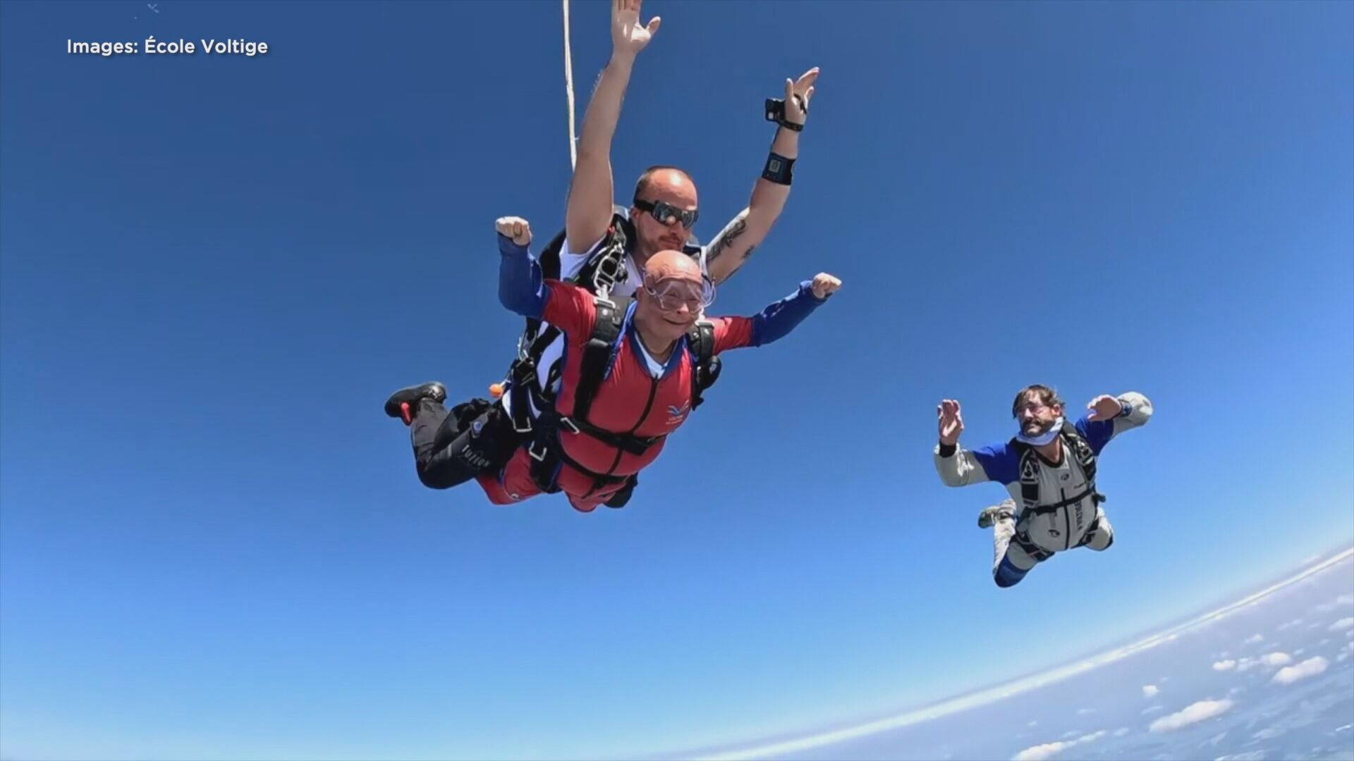 En phase terminale d’un cancer, elle saute en parachute | TVA Nouvelles