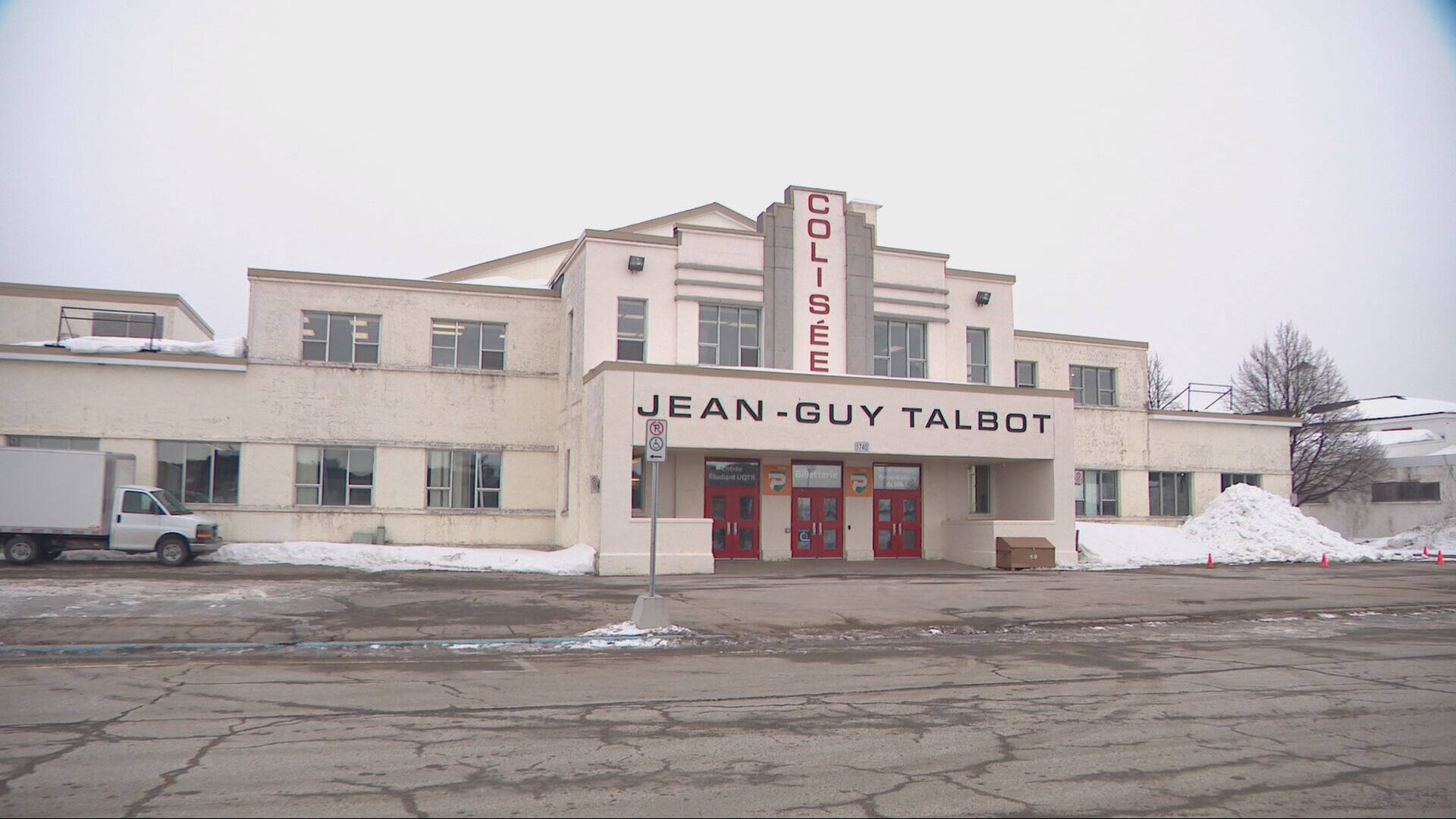EN IMAGES | Un parc et un monument en hommage à l’ex-joueur du CH Jean ...