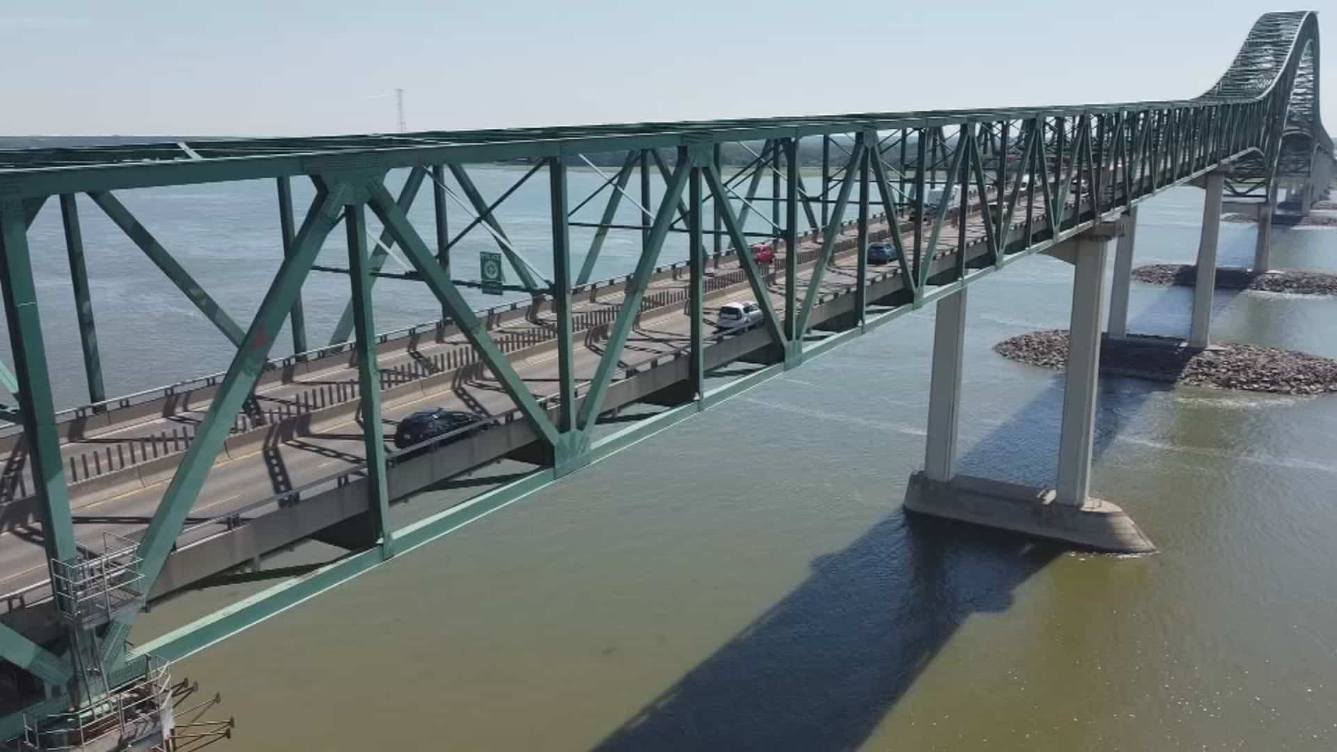 Le pont Laviolette alarme les automobilistes à Trois-Rivières | TVA ...