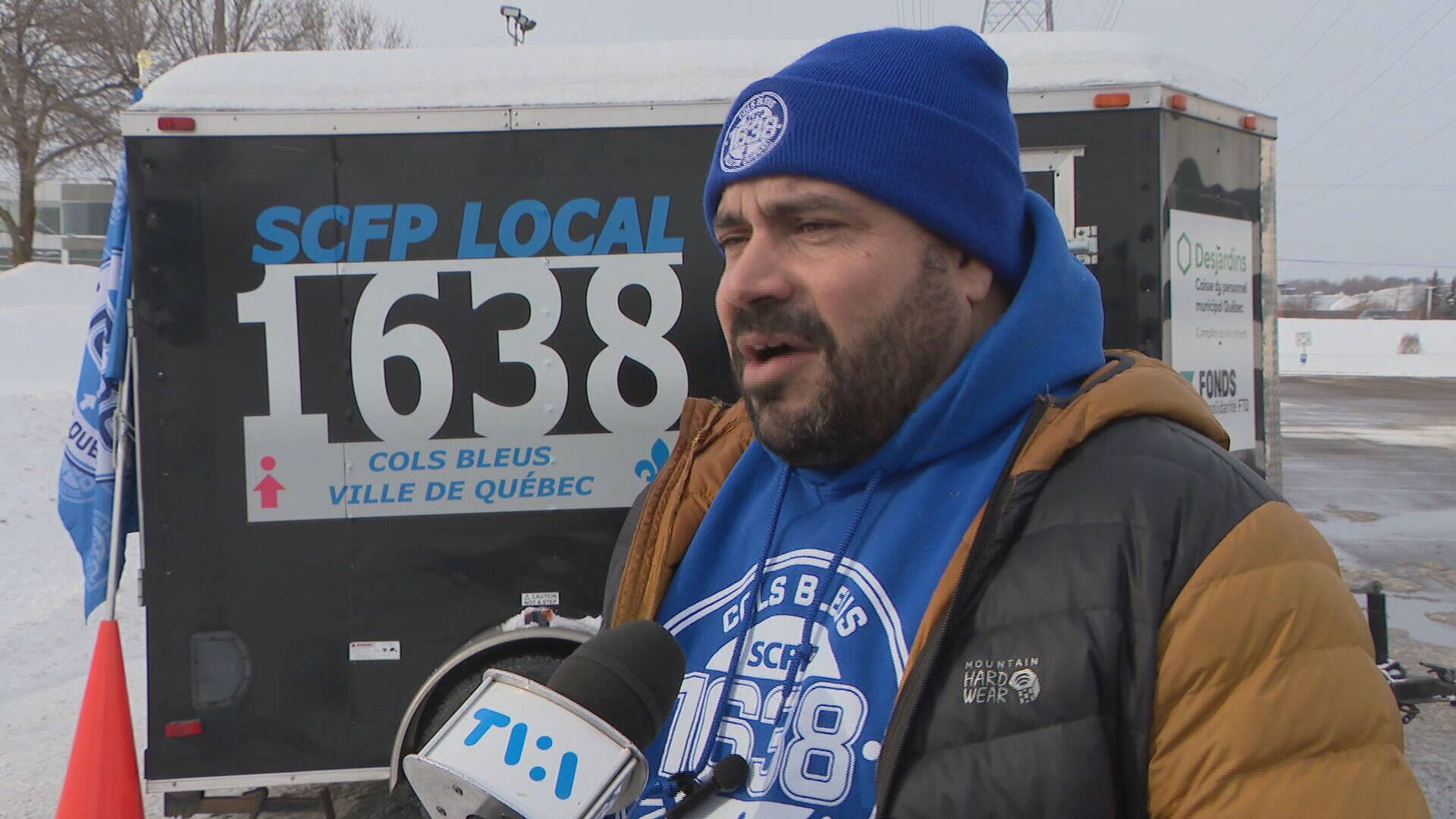 En conflit de travail depuis 2 ans: les cols bleus de Québec rejettent ...