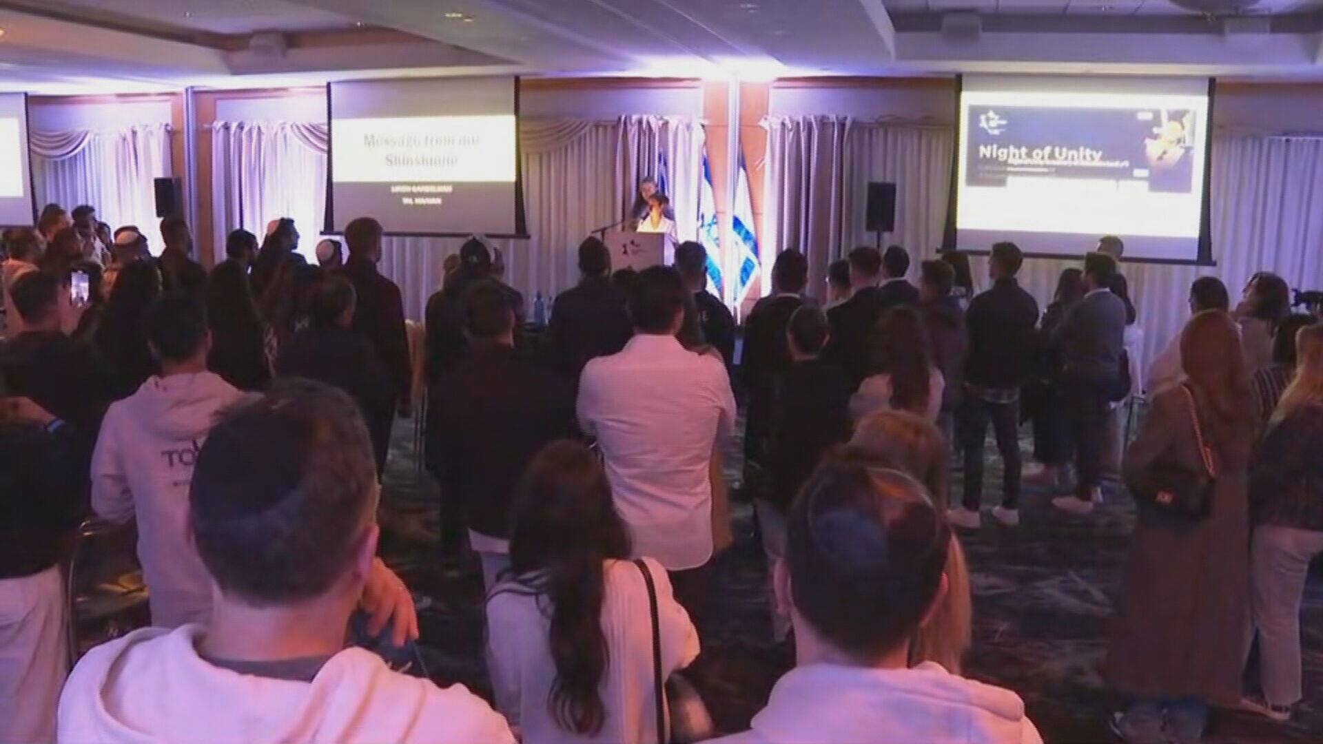 Cérémonie émouvante pour Alexandre Look à Montréal | TVA Nouvelles