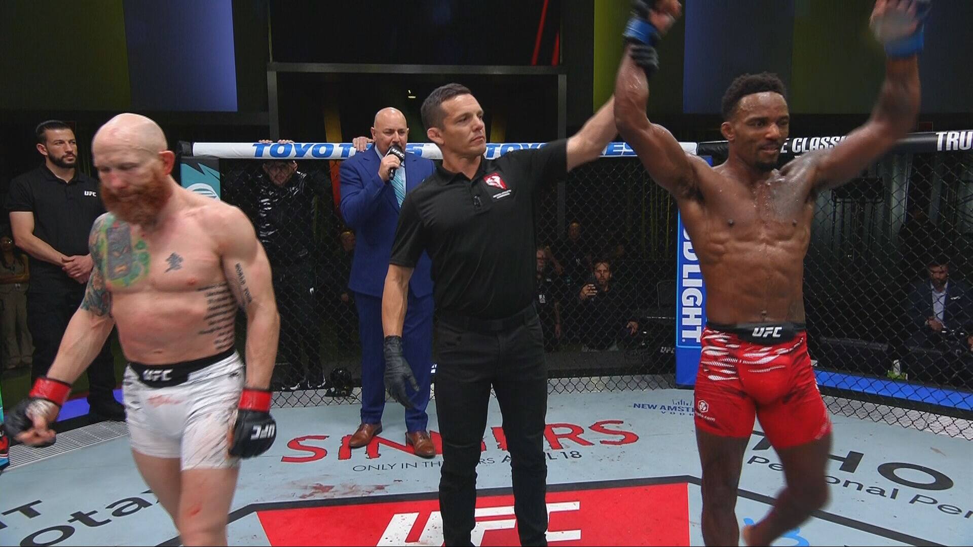 Lerone Murphy ressort vainqueur à Vegas - TVA Sports