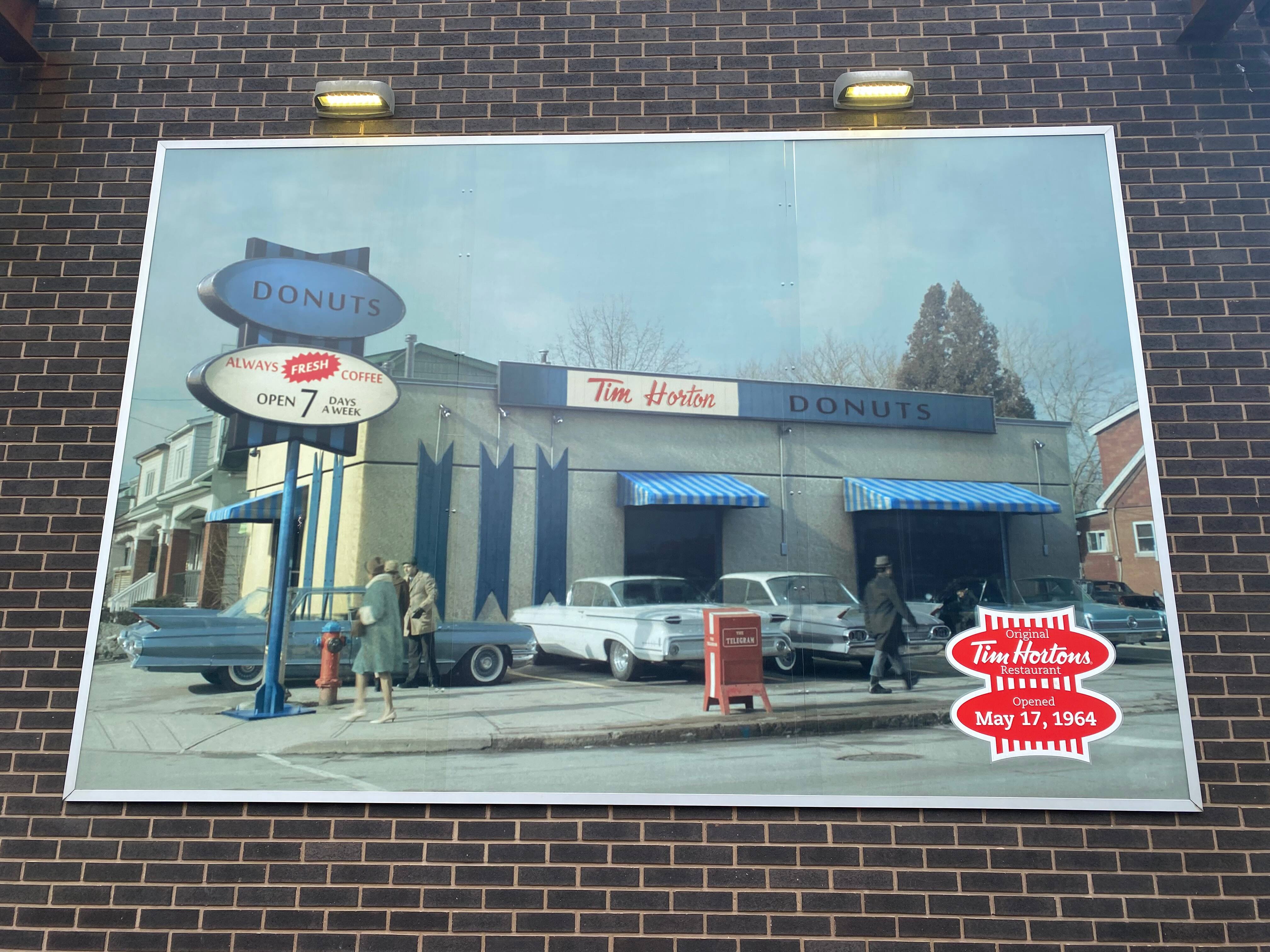 On a testé le premier Tim Hortons de l’histoire des Tim Hortons... et ...