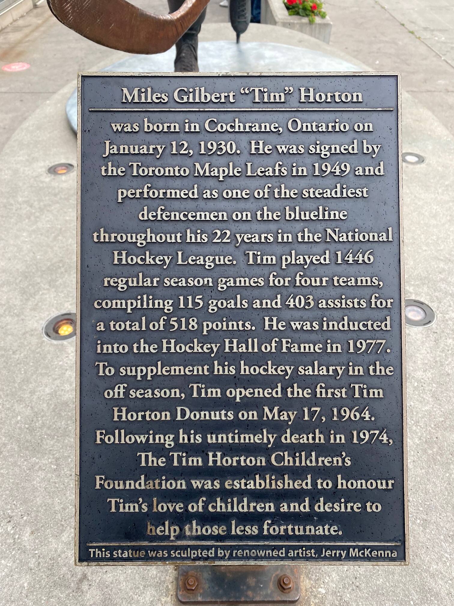 On a testé le premier Tim Hortons de l’histoire des Tim Hortons... et ...