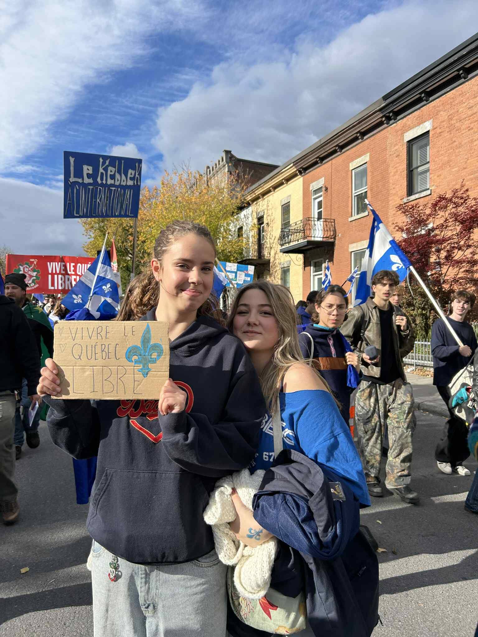Des centaines de manifestants débarquent dans les rues de Montréal pour ...