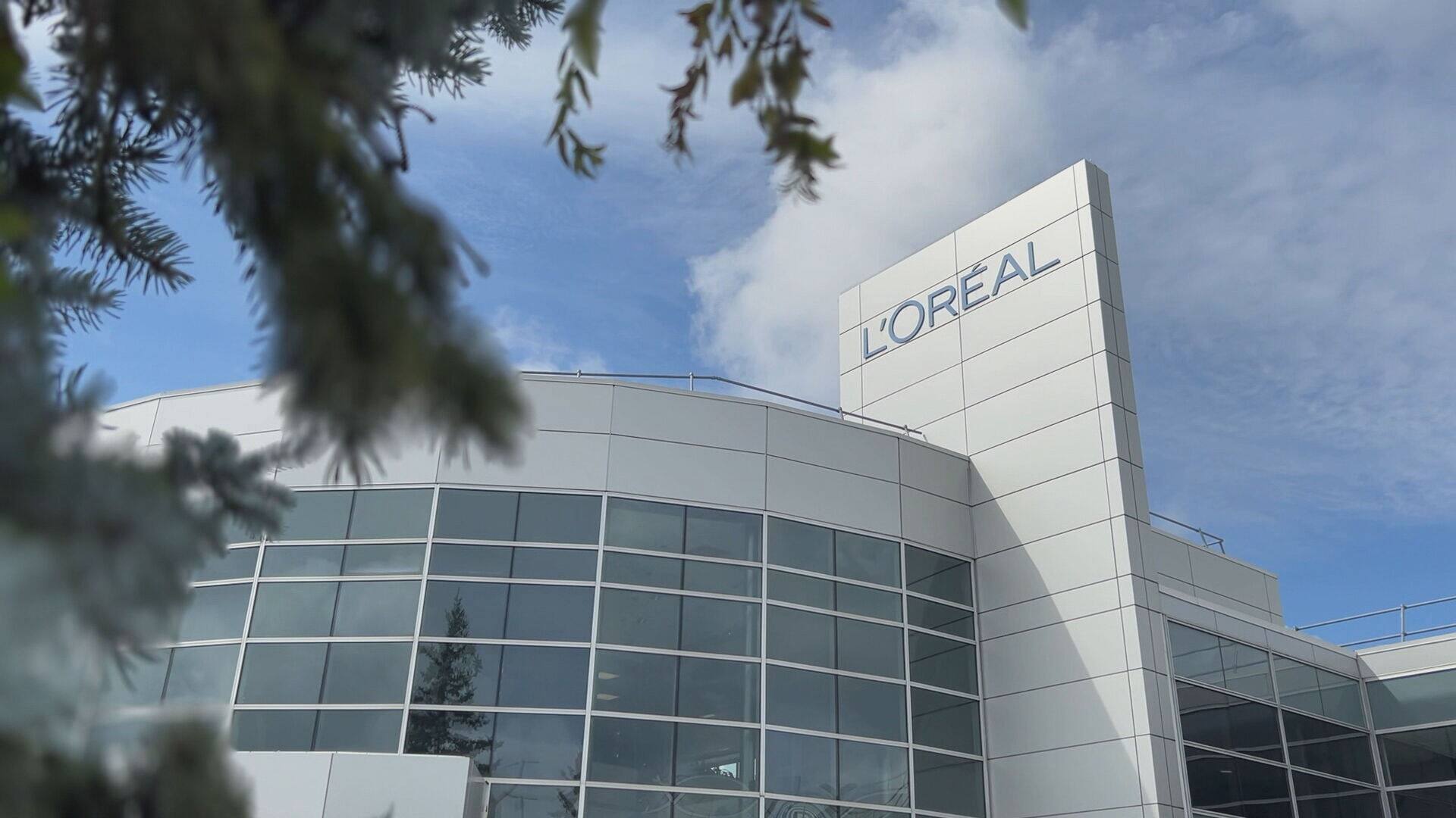Visite au coeur de la vaste usine de L'Oréal à Montréal | TVA Nouvelles