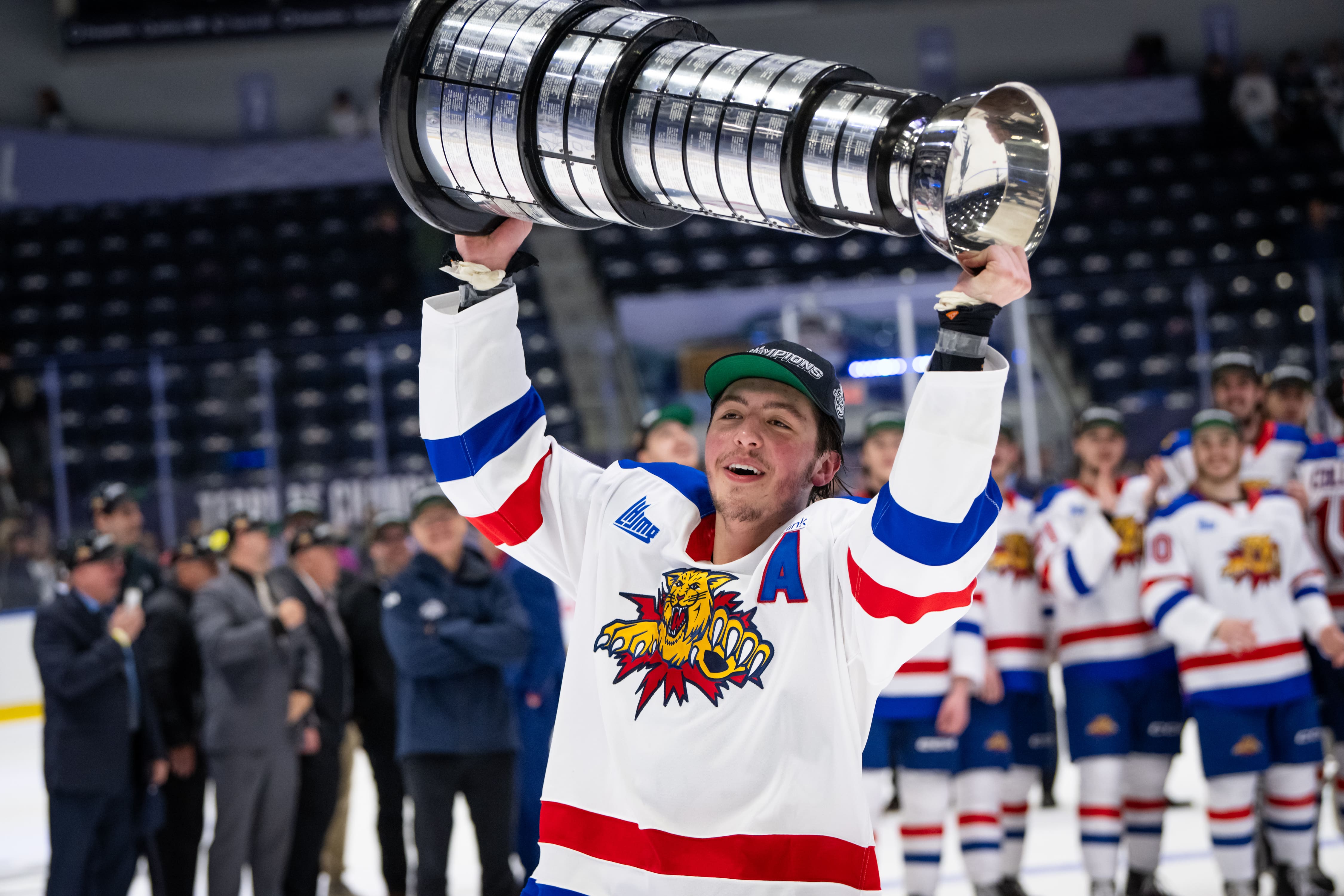 Caleb Desnoyers nommé joueur par excellence des séries: «La légende des ...