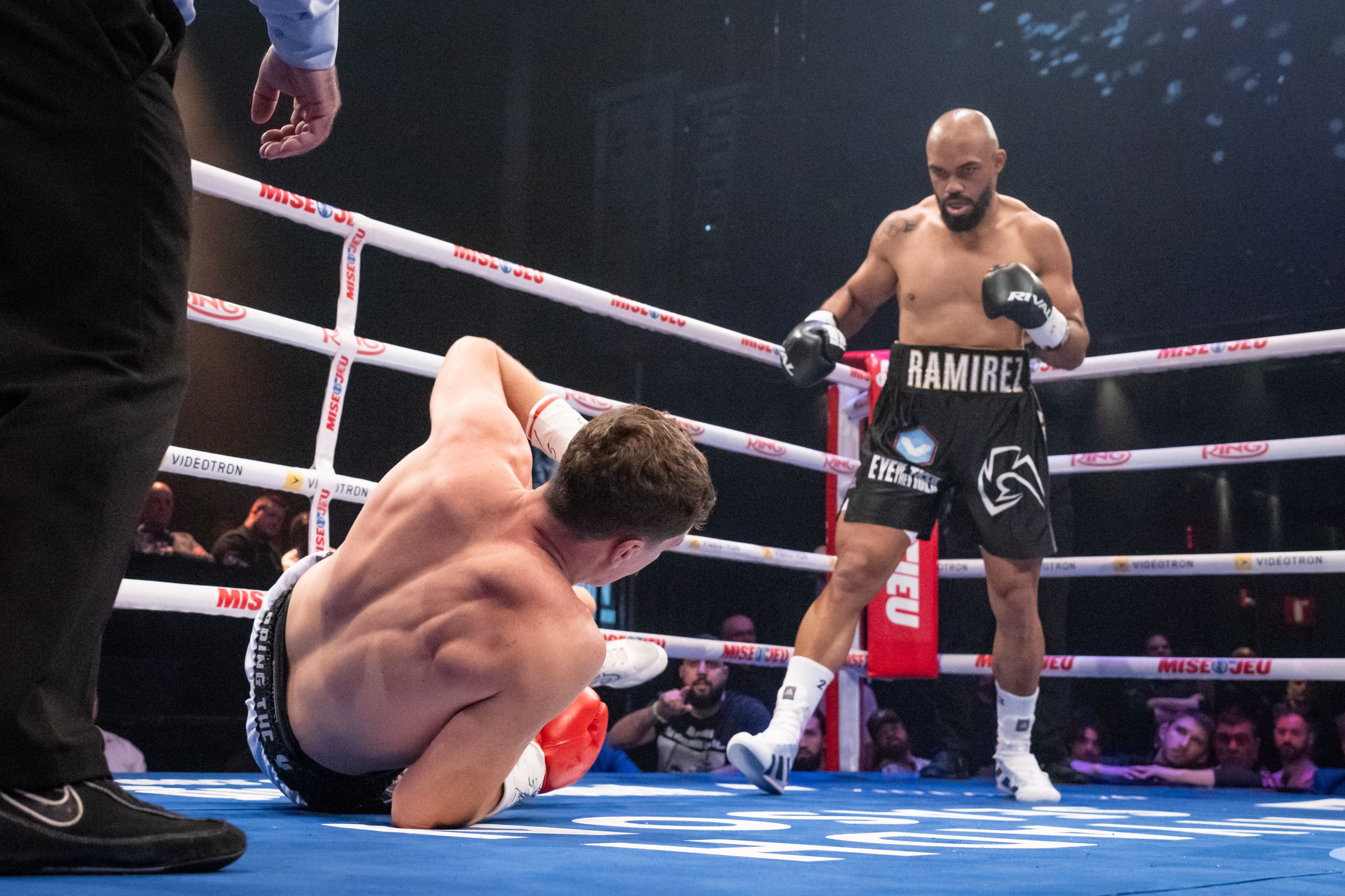 Victoire au deuxième round: Albert Ramirez a été expéditif - TVA Sports