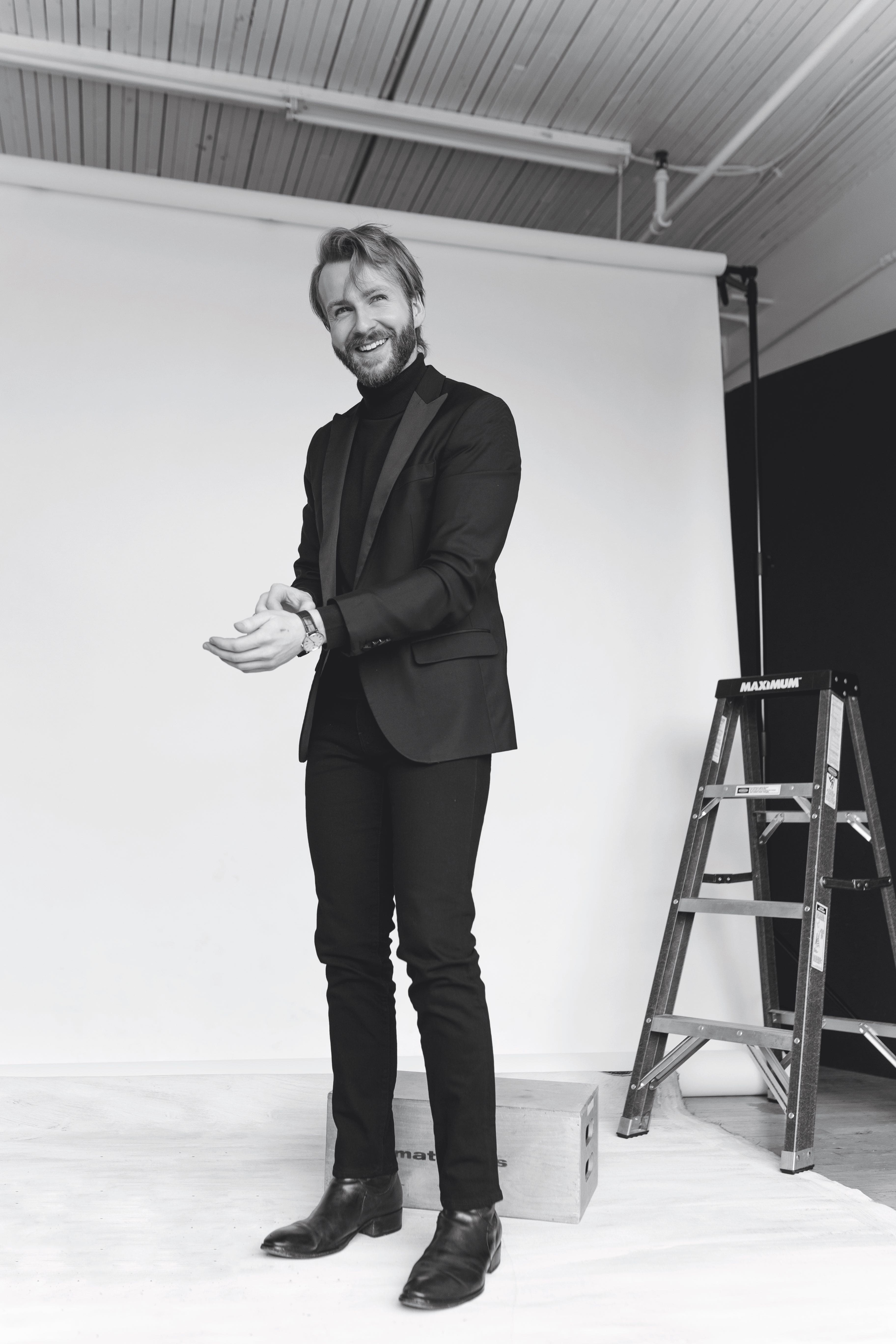 Yoan dévoile son nouveau look | 7 Jours