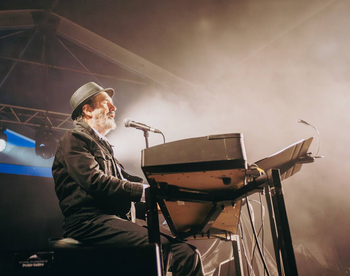 Festival en chanson de Petite-Vallée: voyage de Pierre Flynn dans ses ...