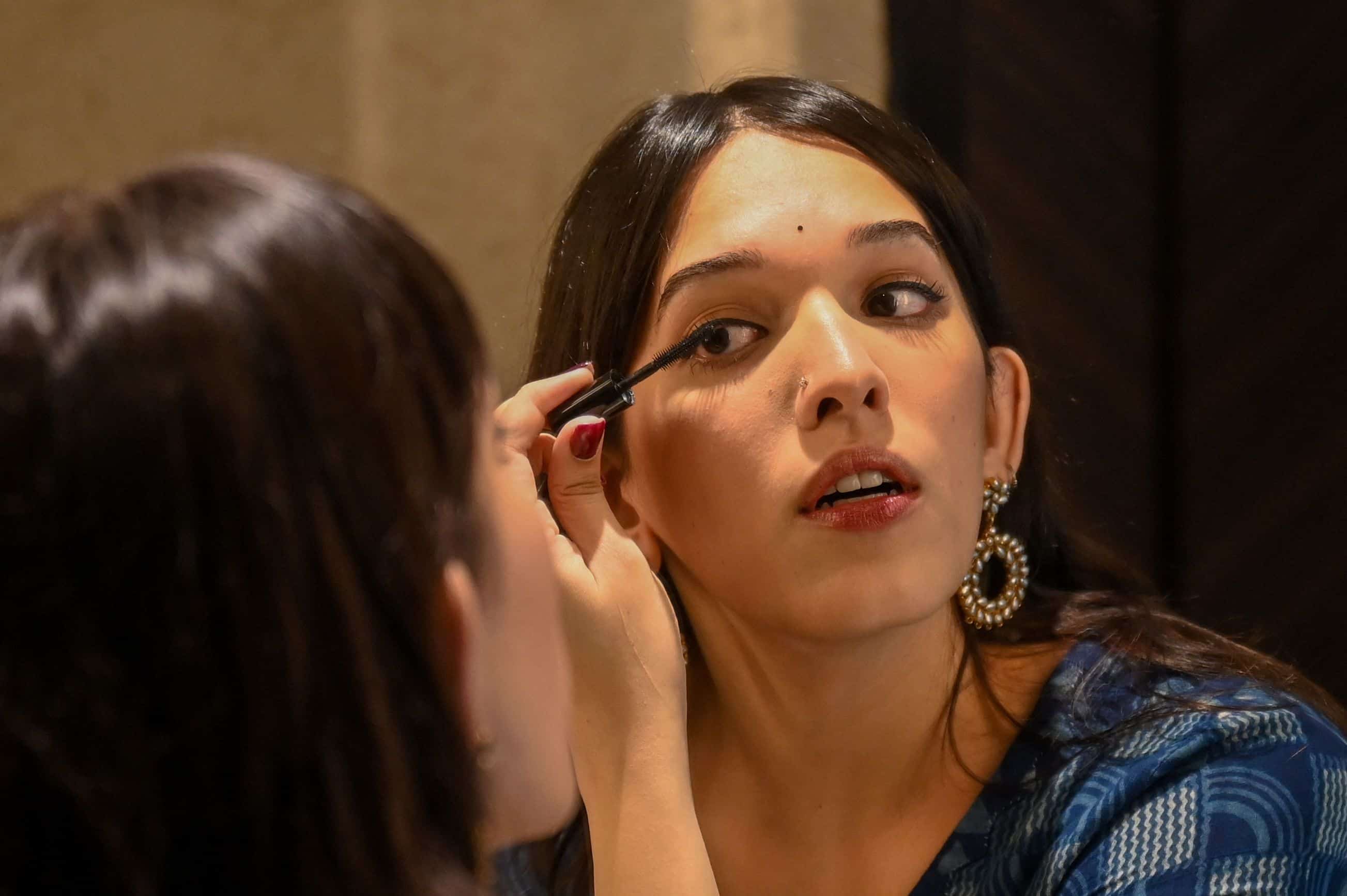 En Inde, une femme médecin, influenceuse et transgenre milite pour la ...