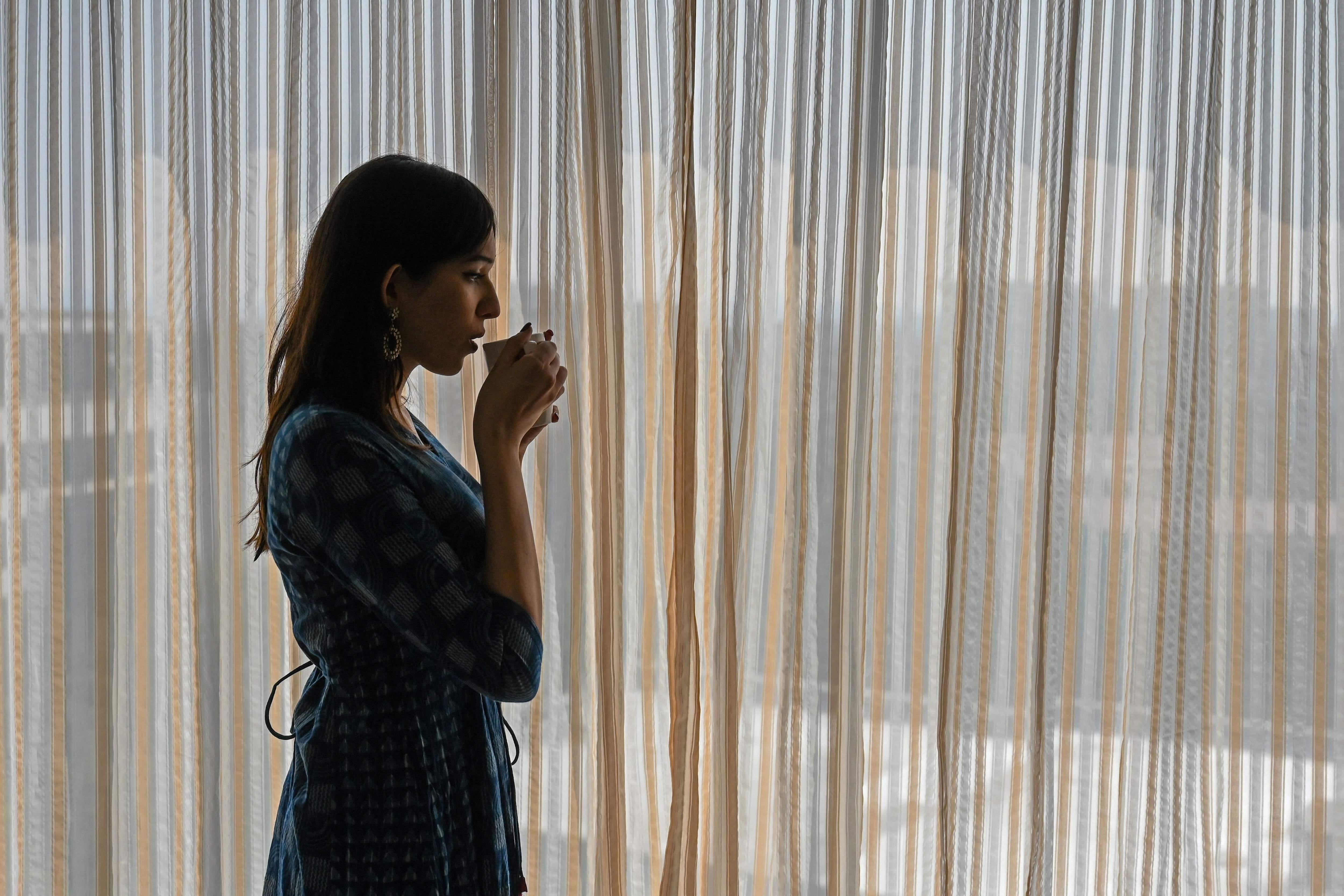 En Inde, une femme médecin, influenceuse et transgenre milite pour la ...