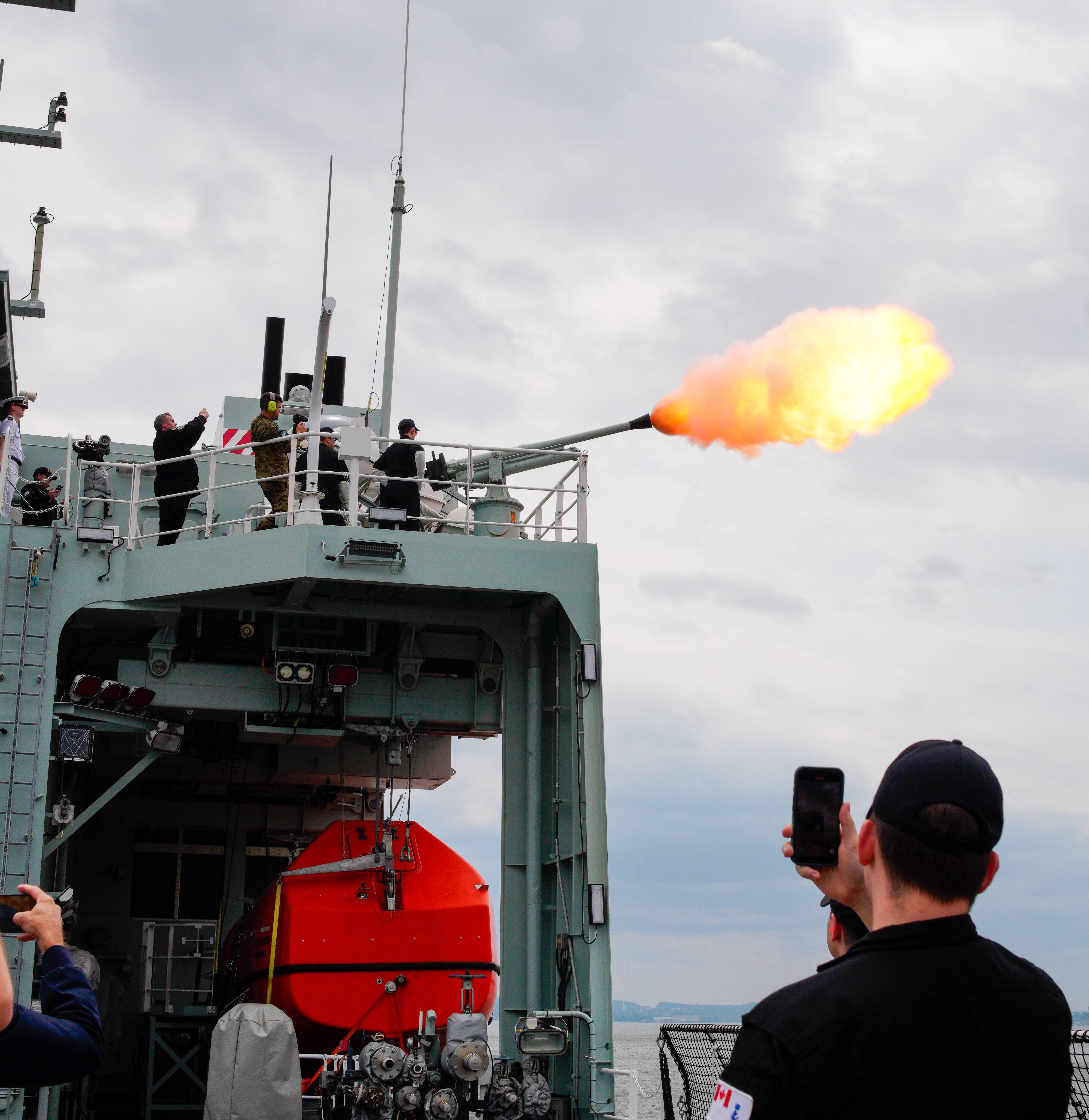 [PHOTOS] Marine royale canadienne: le tout nouveau NCSM «Frédérick ...