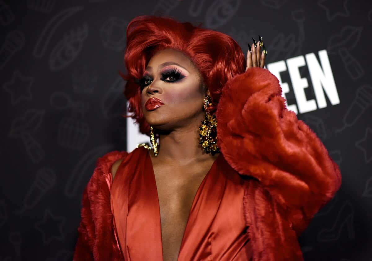 Les drag queens américaines réagissent de façon «thirsty» au passage de ...
