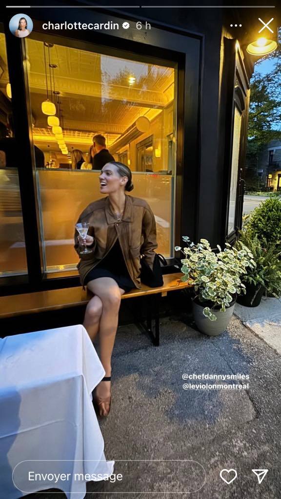 Voici comment se faire un «sleek bun» à la Charlotte Cardin en quelques ...