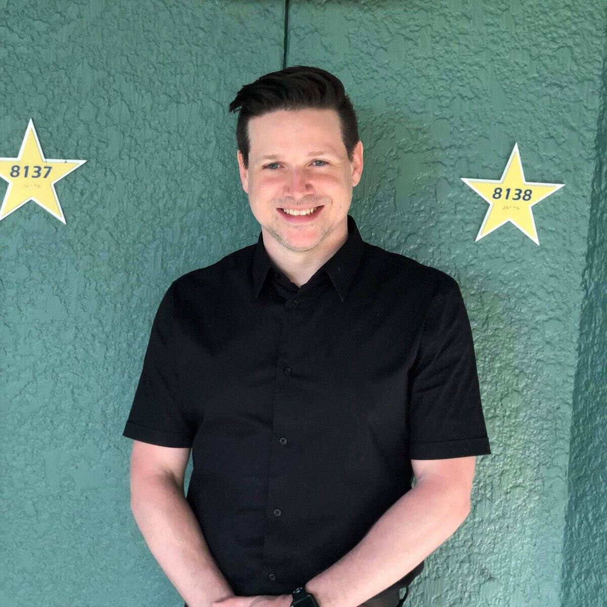 Accusé de leurre sur des mineures: l'enquête sur l'ex-entraîneur de ...