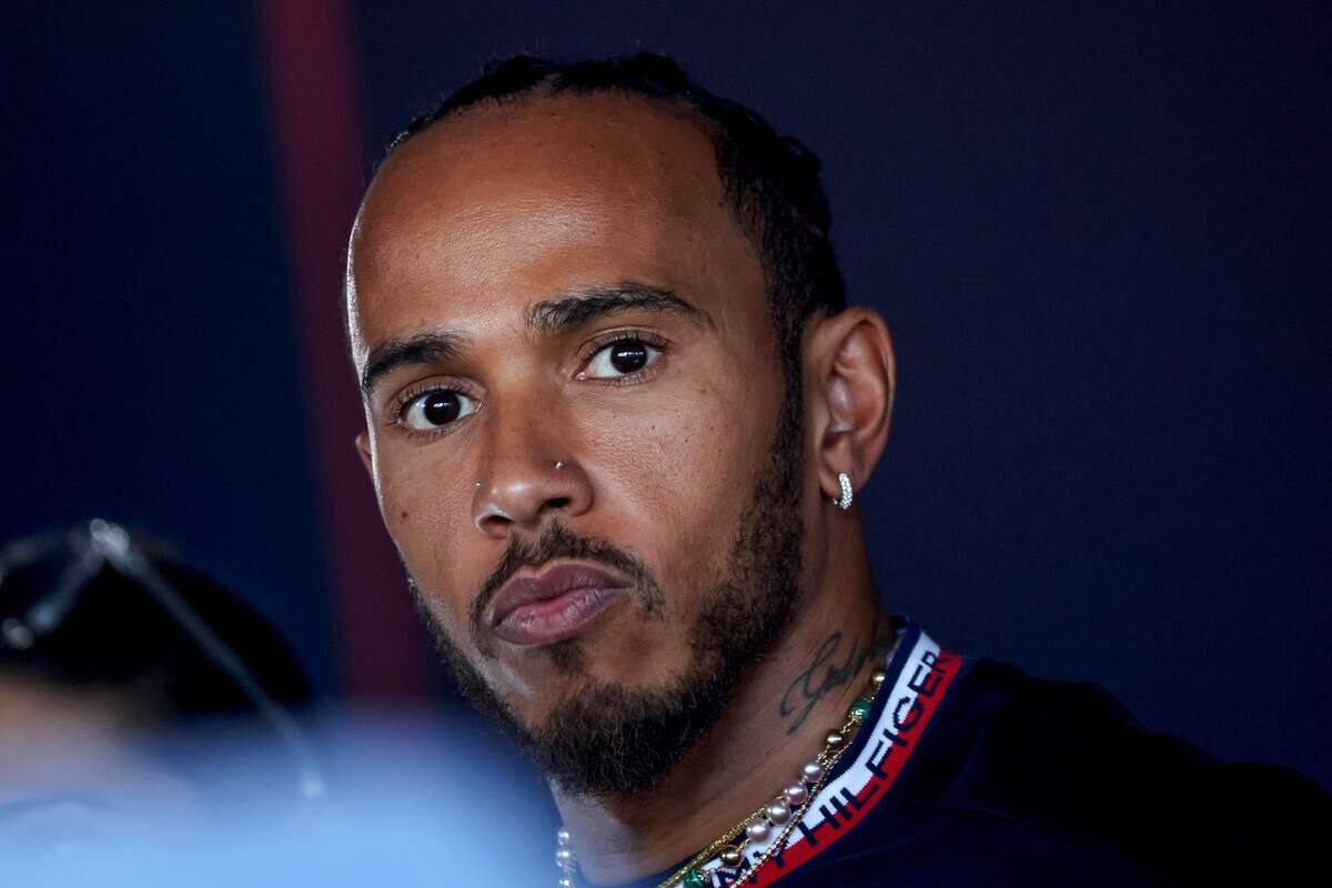 F1: Lewis Hamilton autorisé à piloter avec ses piercings au nez | JDM