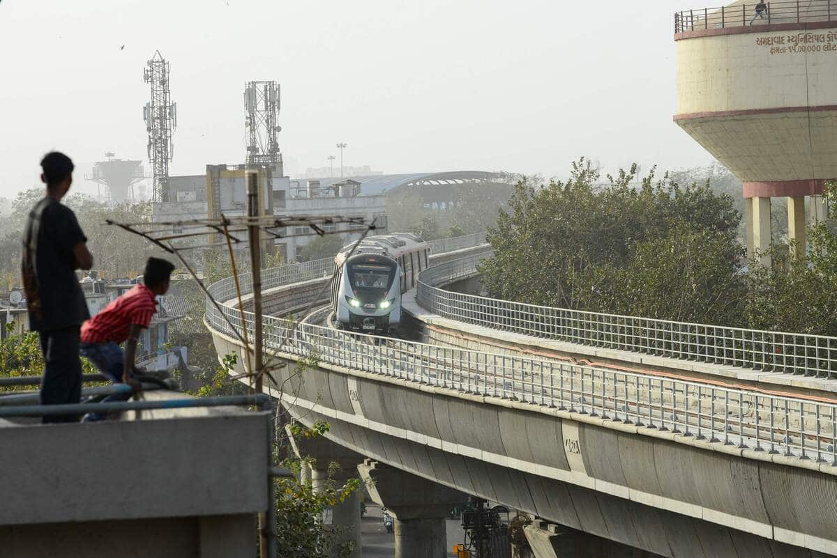 India: A freight train travels 70 kilometers without a driver