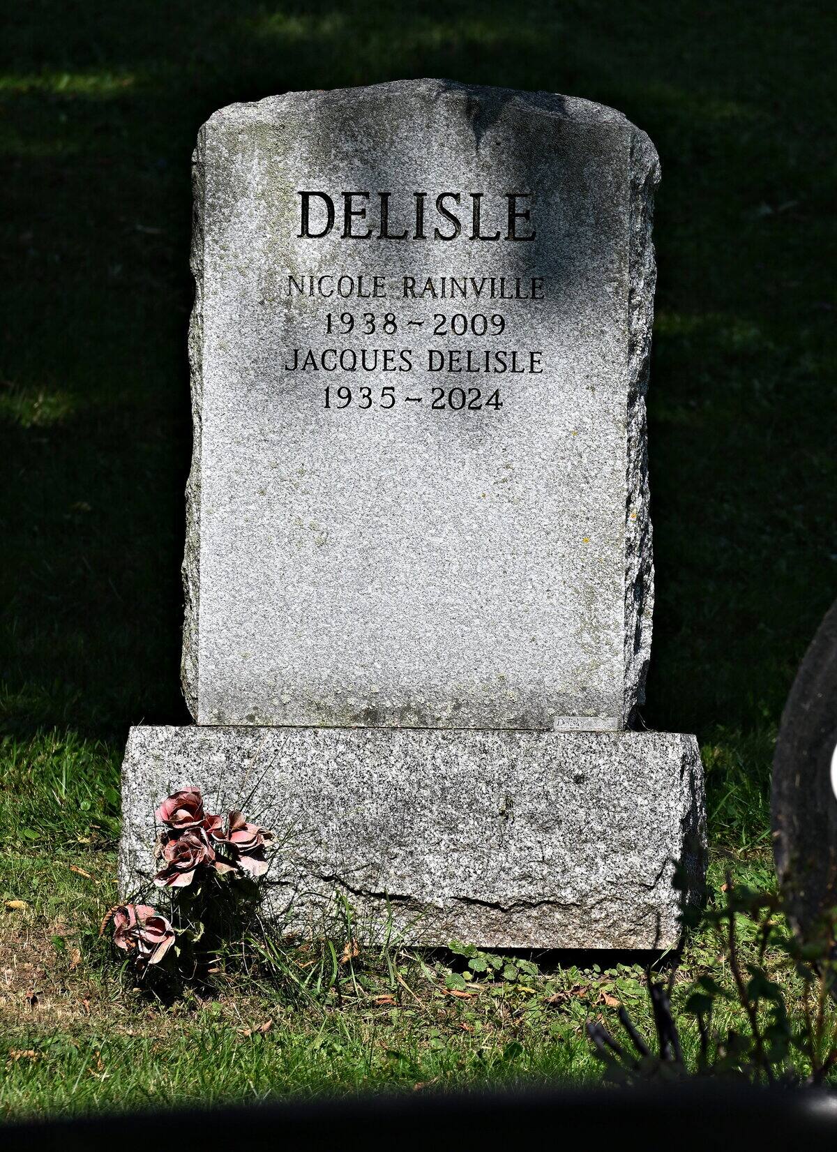 L’ex-juge Jacques Delisle enterré... avec la femme qu'il a tuée | JDQ