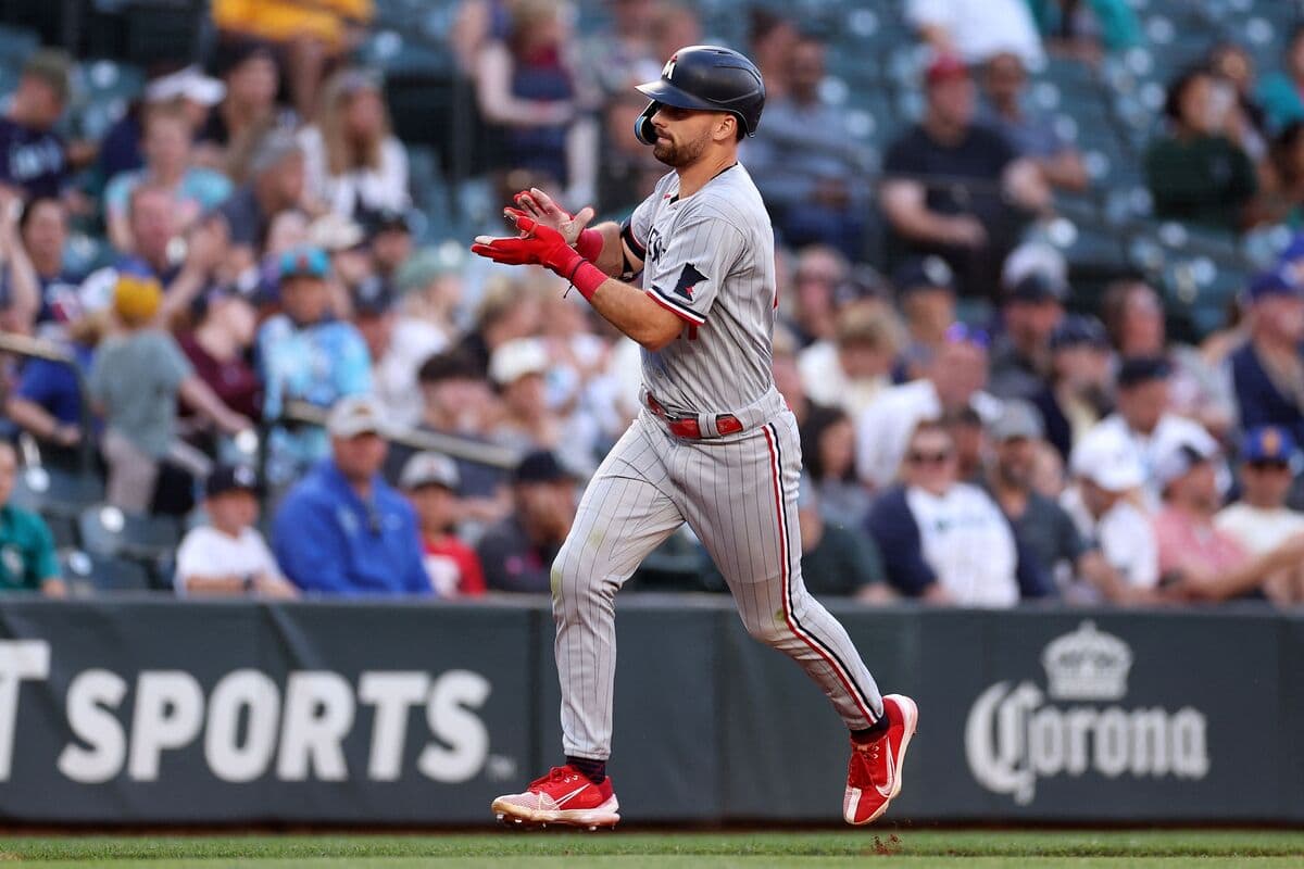 Édouard Julien se hisse au sommet des recrues du baseball majeur | JDQ