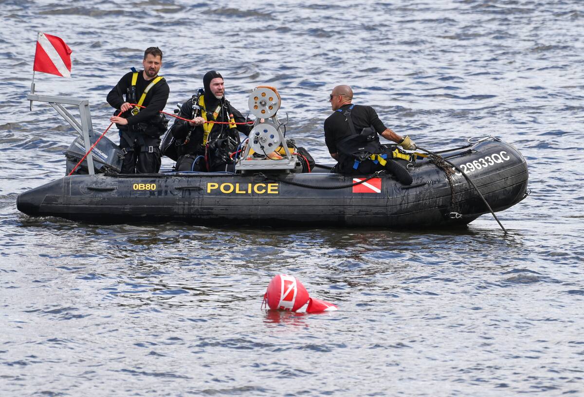 Le véhicule de Robert St-Louis repêché dans la rivière des Mille Îles | JDQ